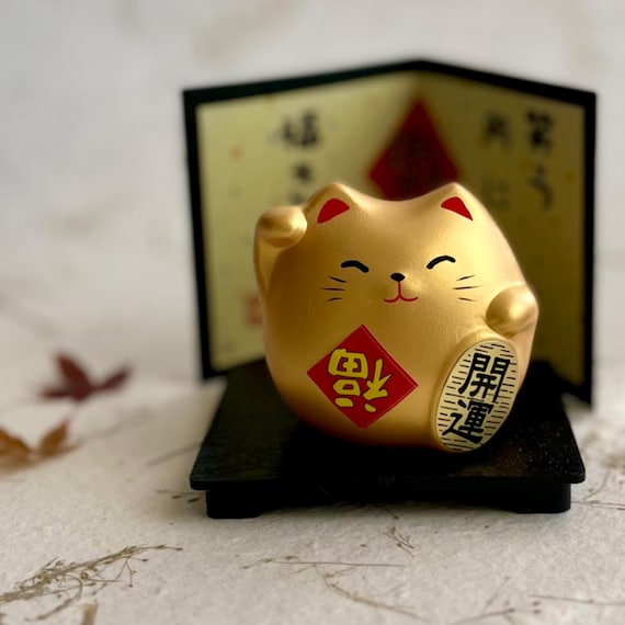 Japanese cat charm store