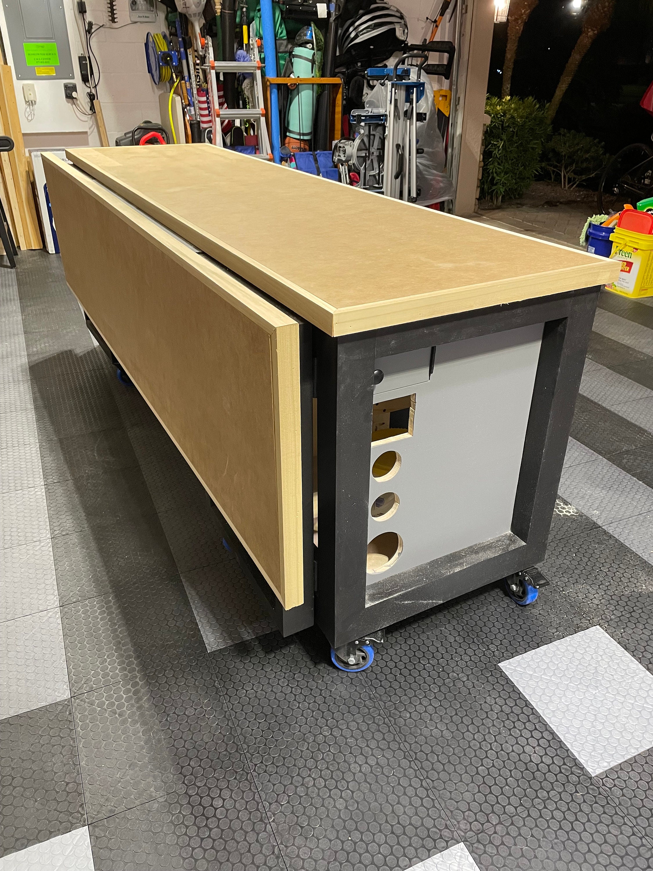 Rolling Workbench/assembly Table Plans: Folding Top, Router & Downdraft ...