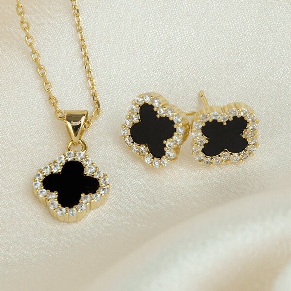 Clover Necklace - Etsy