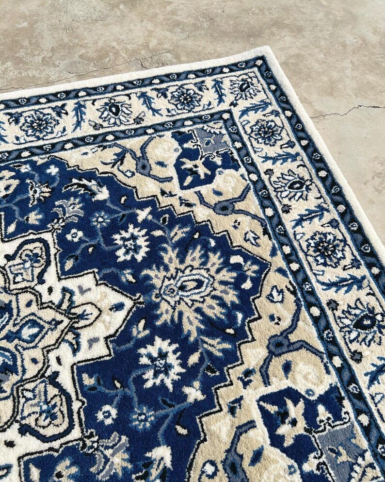 Hand Tufted Melting Irregular Shape Handmade Rug 100% Woolen Tufted Rug ...