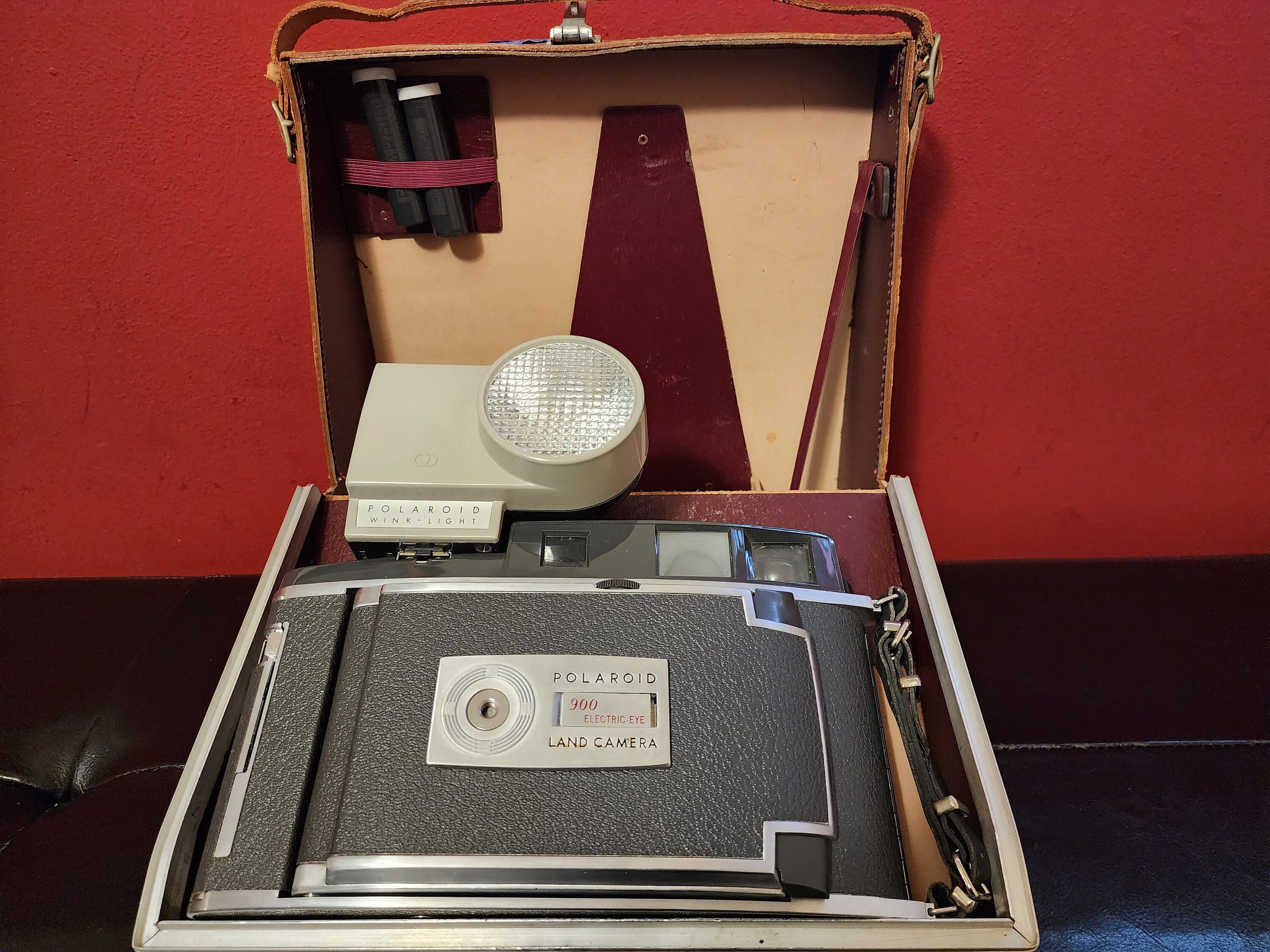 POLAROID Model 900 Electric Eye Land Camera Kit Leather Case ...