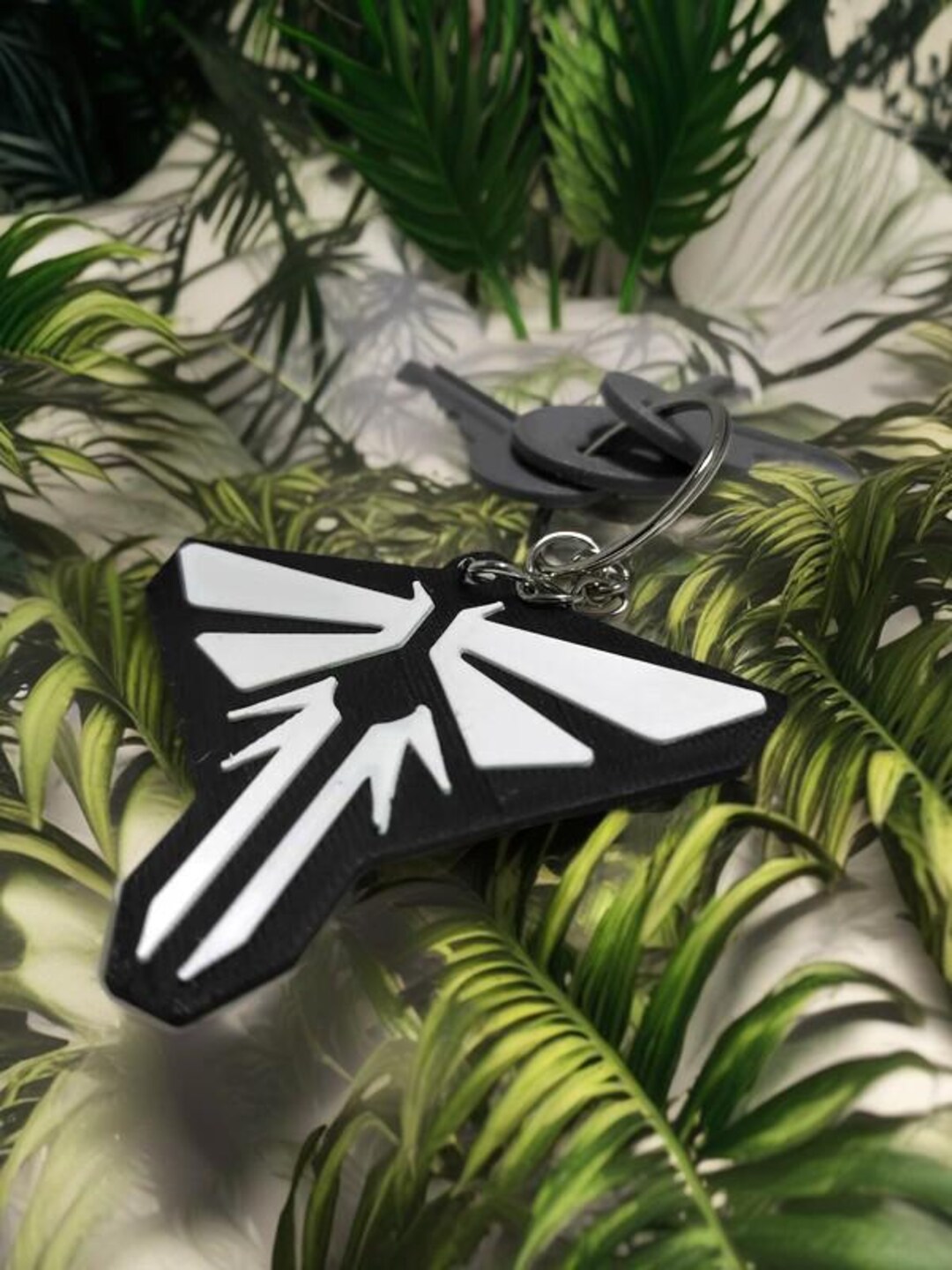 The Last of Us Fireflies Keychain – Original Gaming Accessory | Gift ...