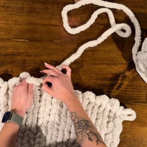 Do It Yourself, Chunky Hand-knit Pillow, DIY Kit With Video Tutorial - Etsy
