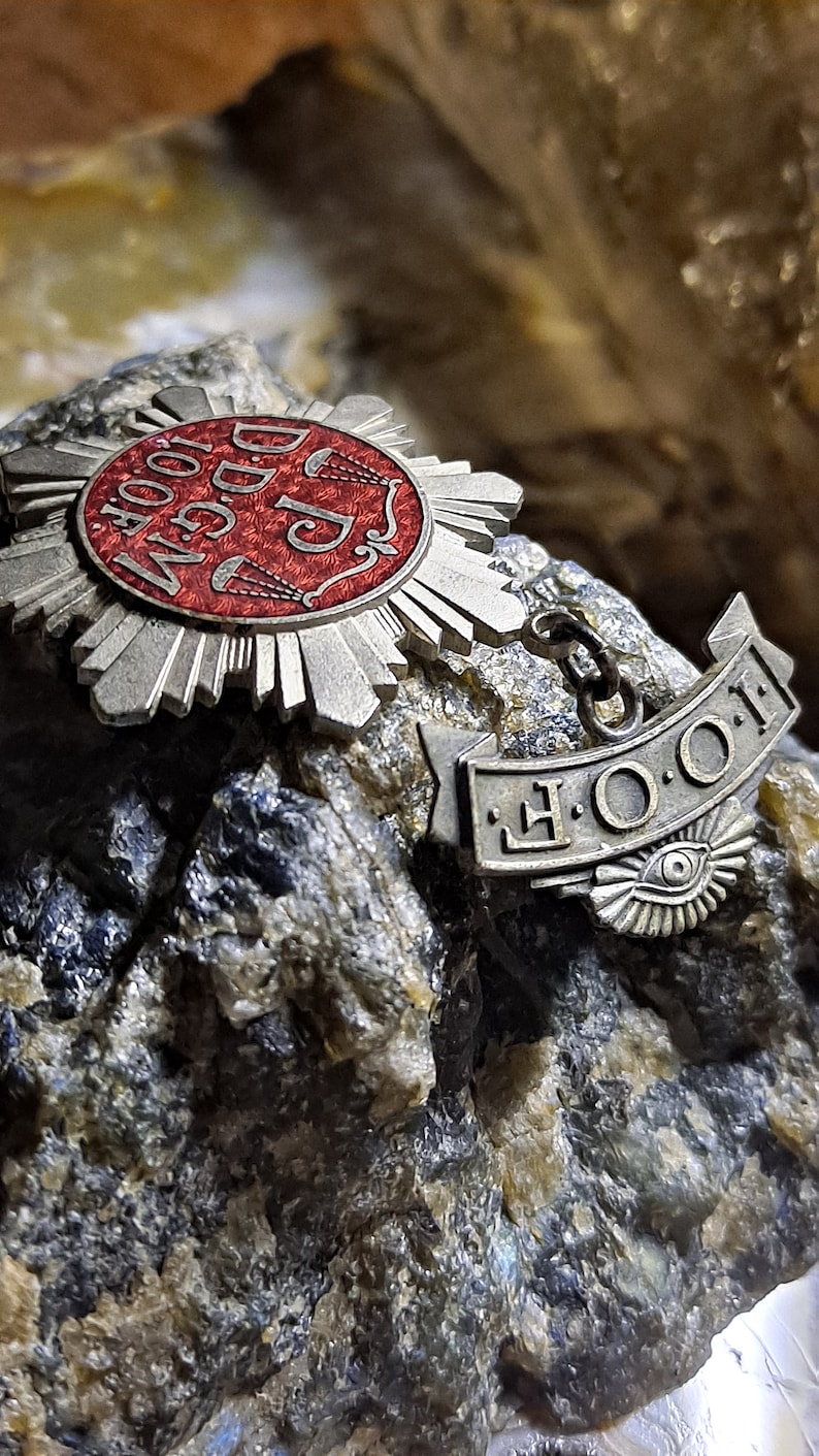 Antique ODD FELLOWS IOOF "district Deputy Grand Master" Uniform Medal ...