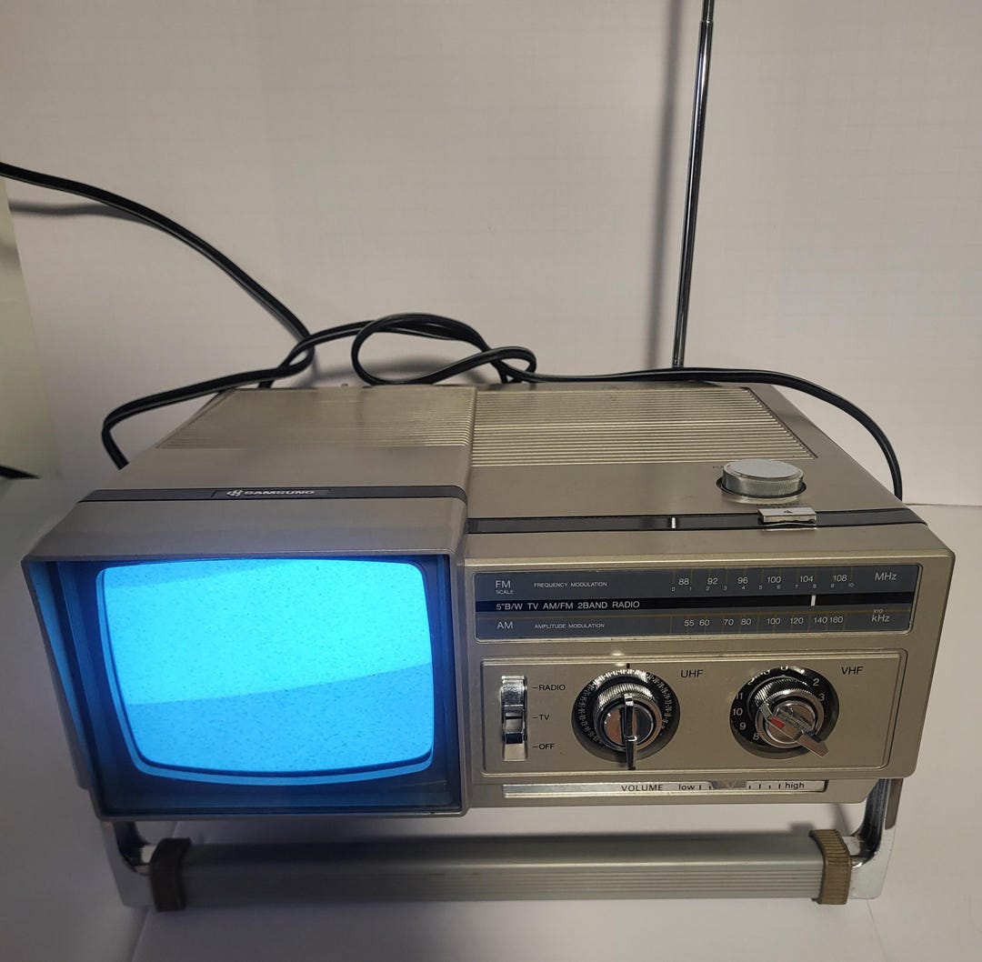 Vintage 5 B/W Samsung Portable TV Television Am/fm Radio 1984 BT-123AJ ...