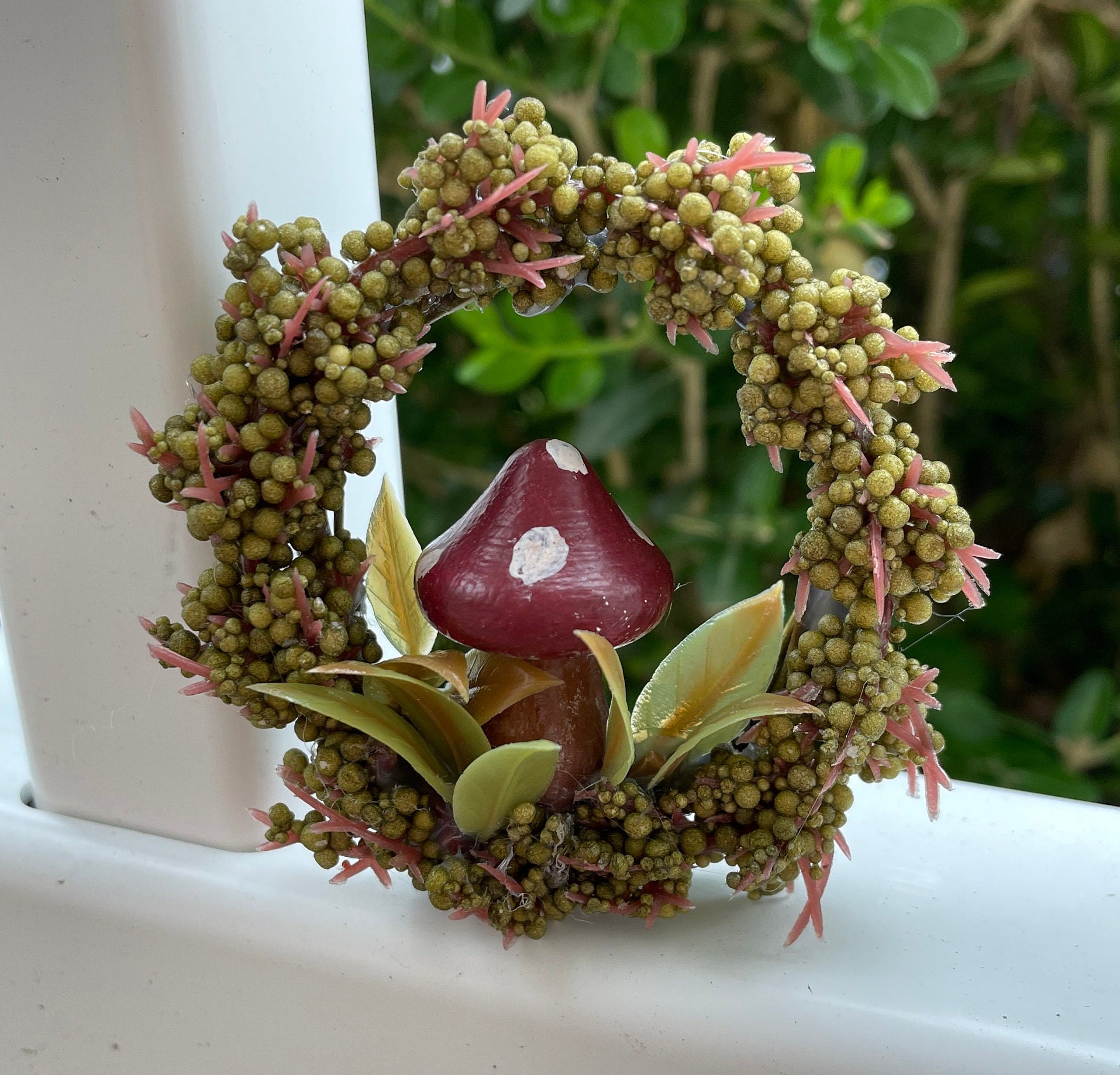 Toadstool Wreath, Miniature Mushroom, Handmade Dollhouse Wreath, Handmade Miniatures - Etsy
