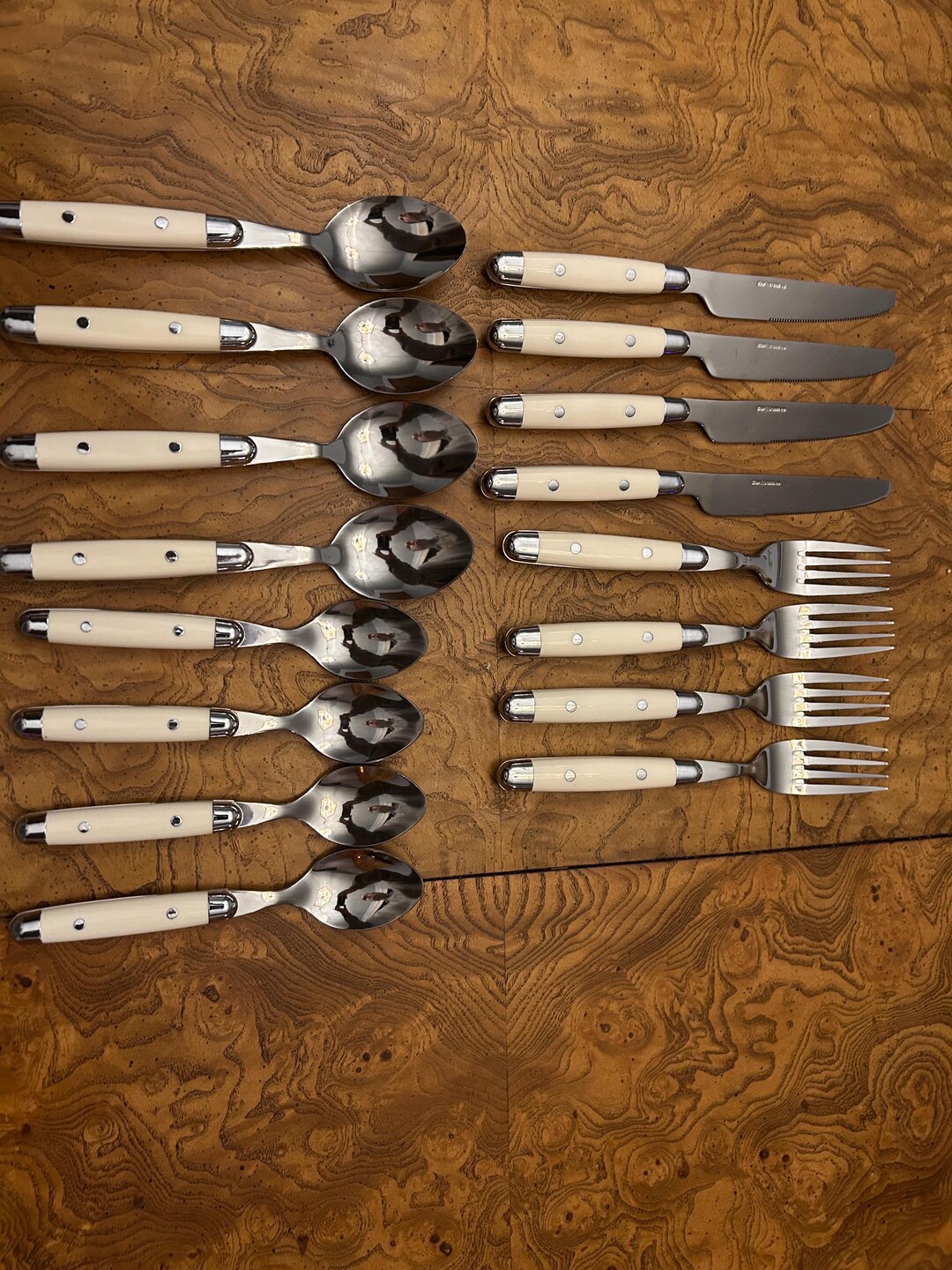 Cambridge Silversmiths Jubilee White Handle Flatware Set Service for 4 ...