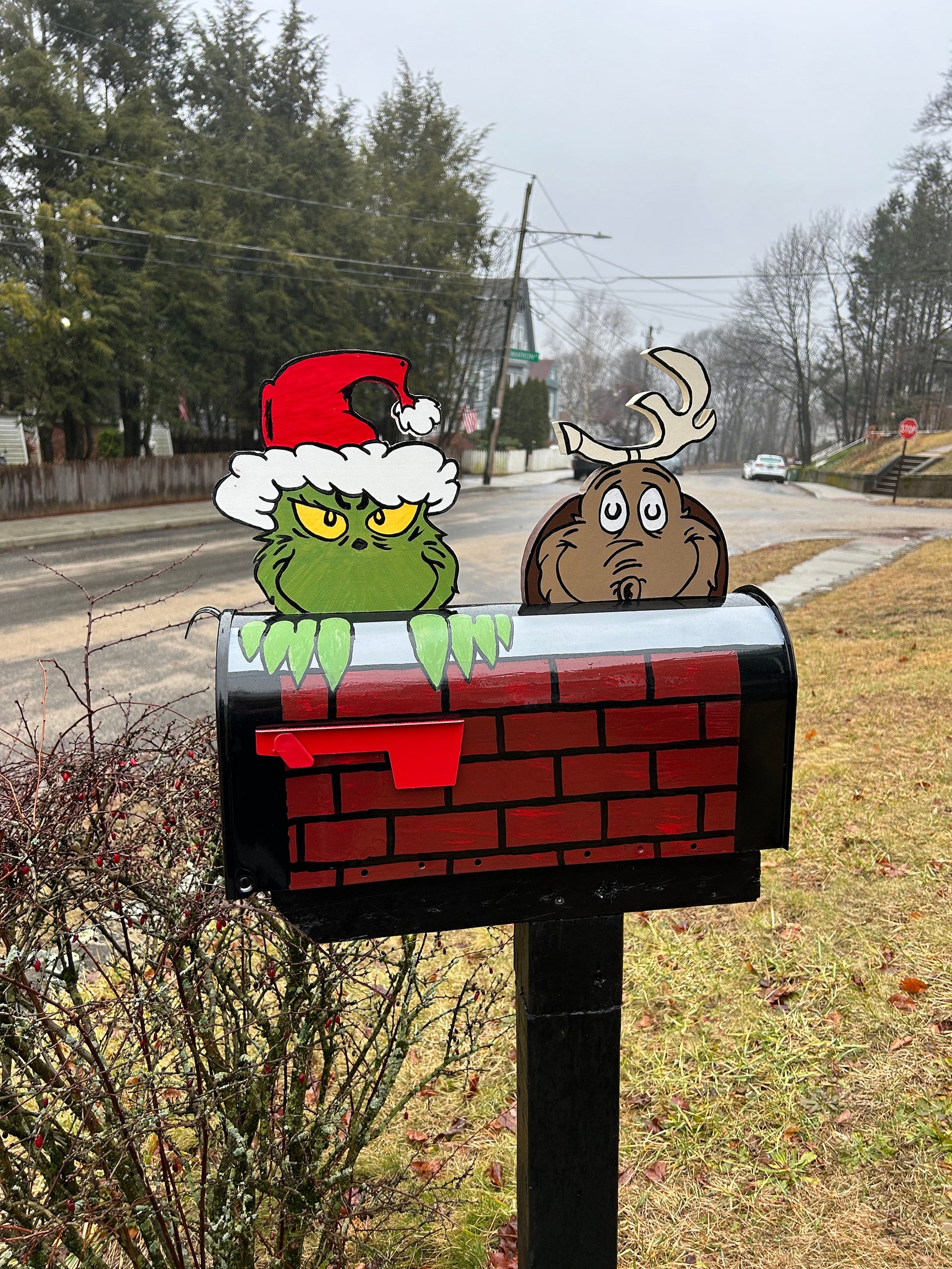 Grinch and Max Mailbox - Etsy