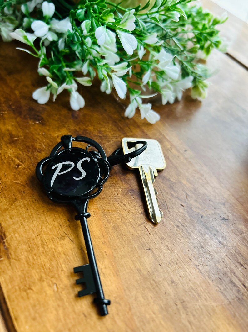 Unique Violin/key-shaped Keychain Add Any Logo for a - Etsy