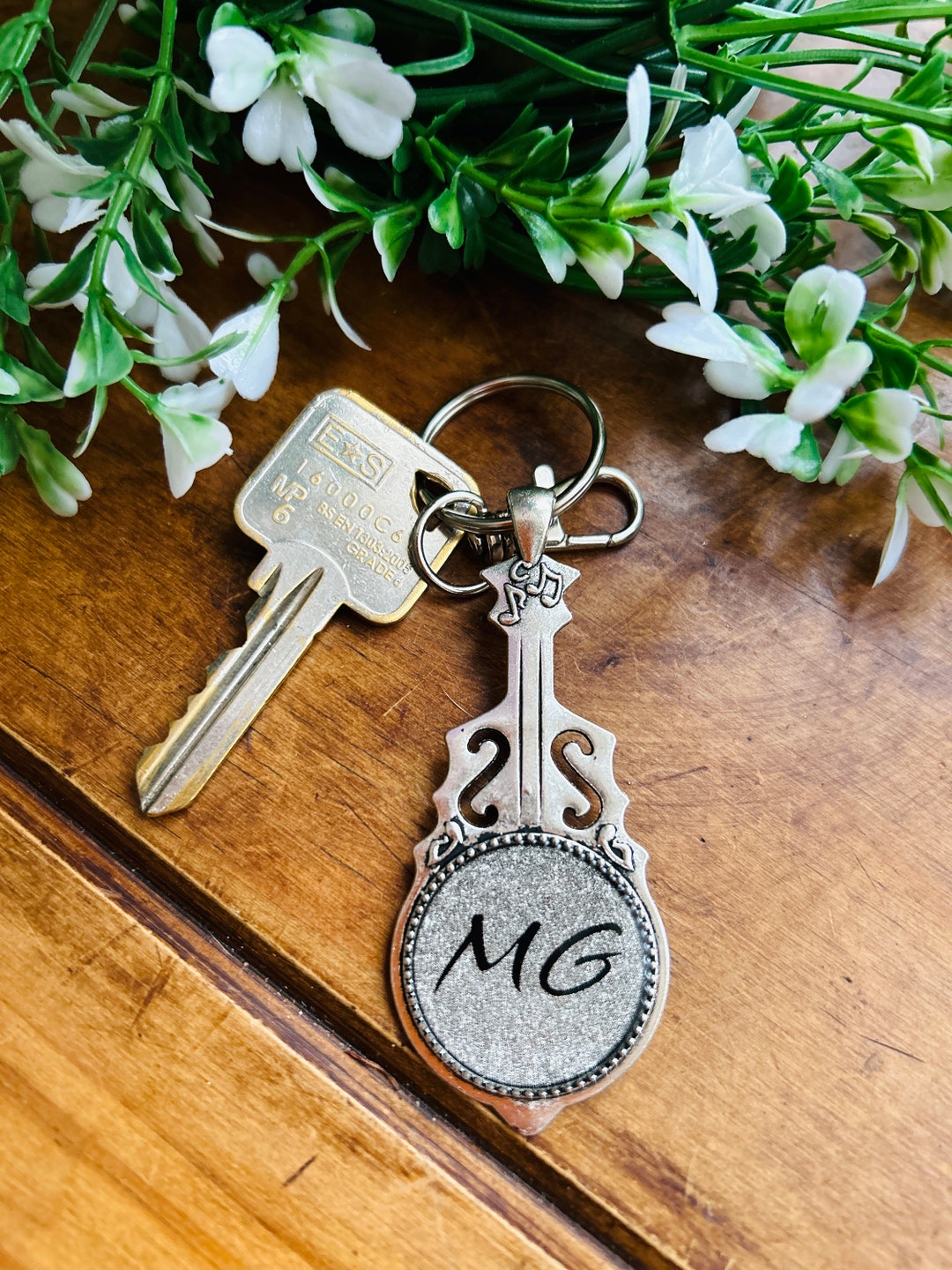 Unique Violin/key-shaped Keychain - Add Any Logo for a Personalised ...