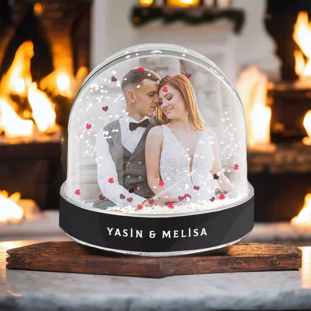 Custom Snow Globe/ Personalized Snow Globe/ Put on Your Photo - Etsy