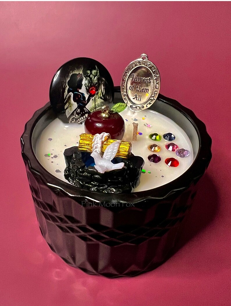 Snow White Themed Candle - Etsy