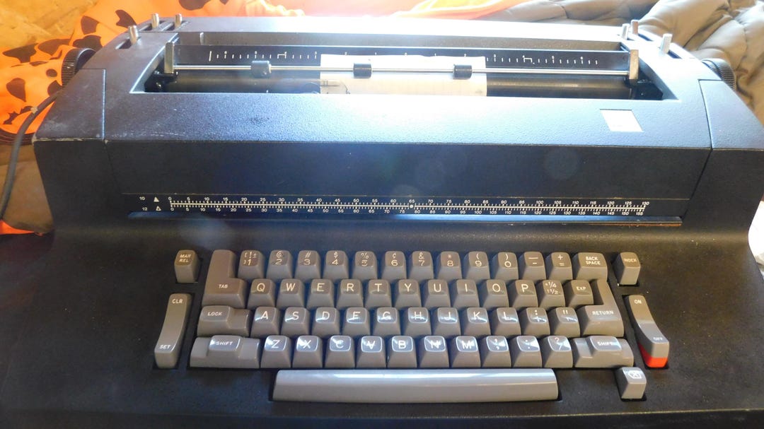 24-693 Vintage Selectric II IBM Electric Typewriter Black Case Parts ...