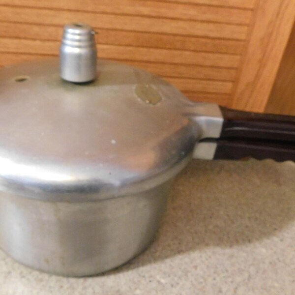 Presto Vintage Pressure Cooker - Etsy