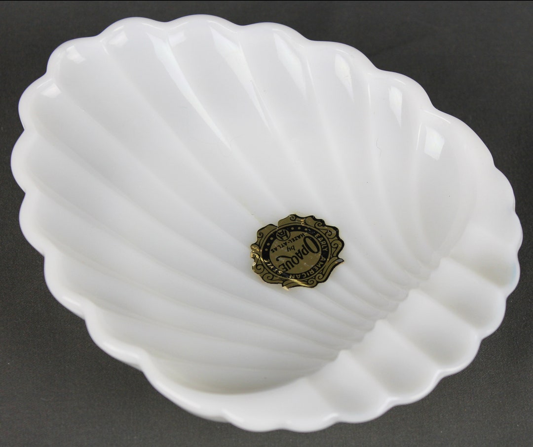 Vintage Early American Style Opaque by Hazel-atlas, Milk Glass Shell ...