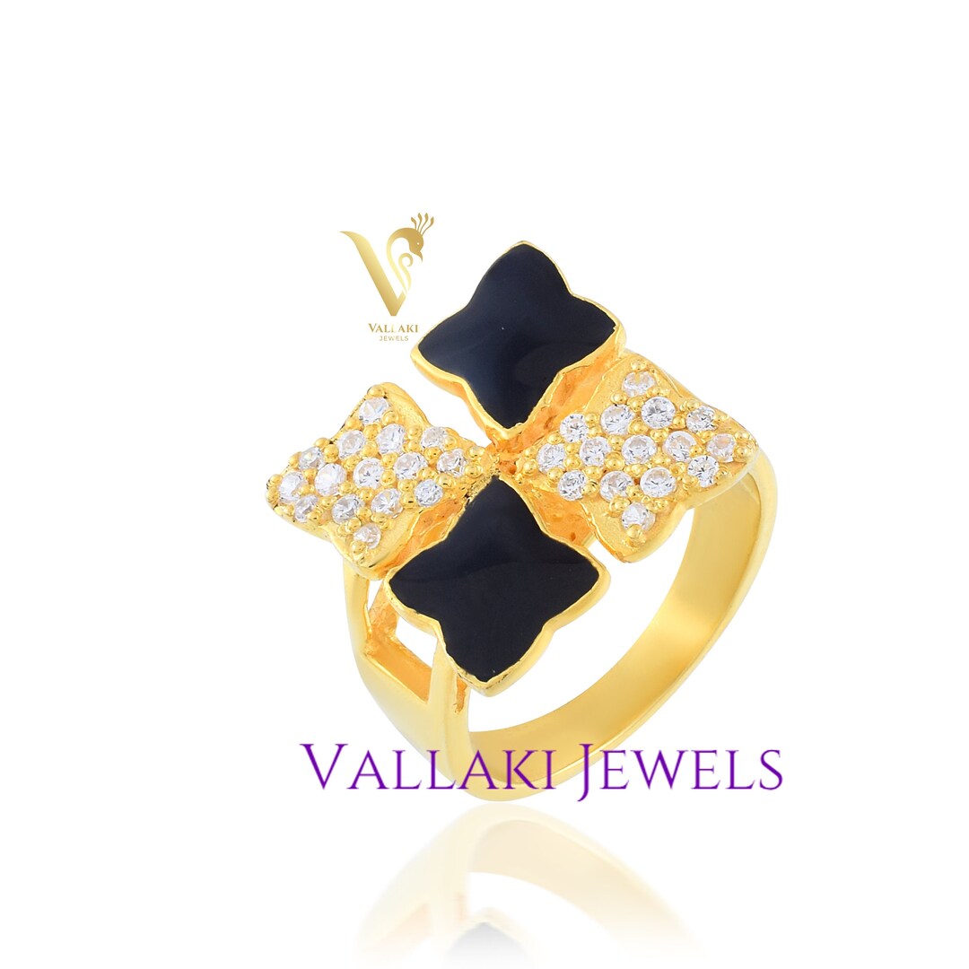 Four Leaf Women Clove Ring in Stunning Gold Black Color One of a Kind ...