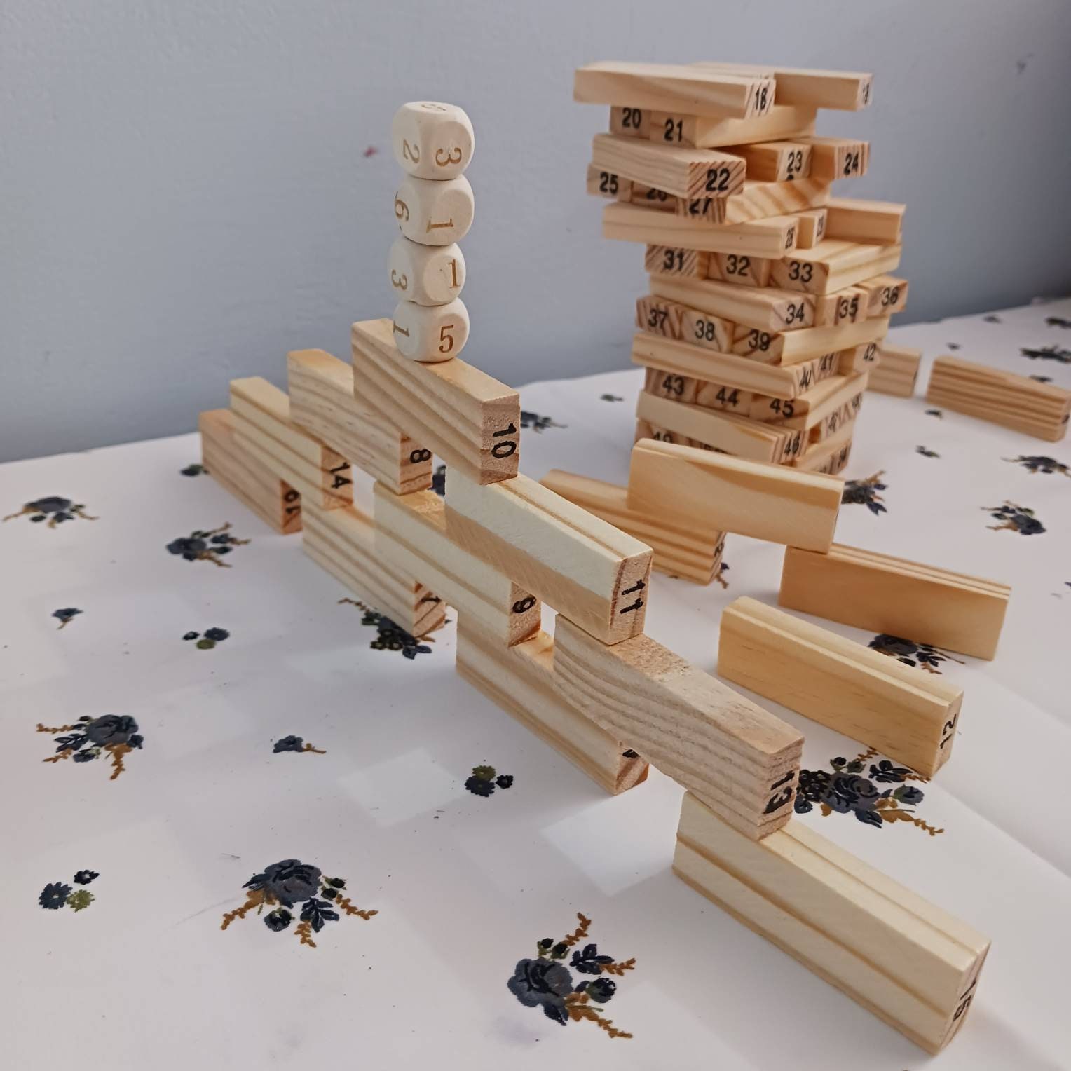 Balance the Wooden Blocks / Tower Block / Amilton Bradley Games ...