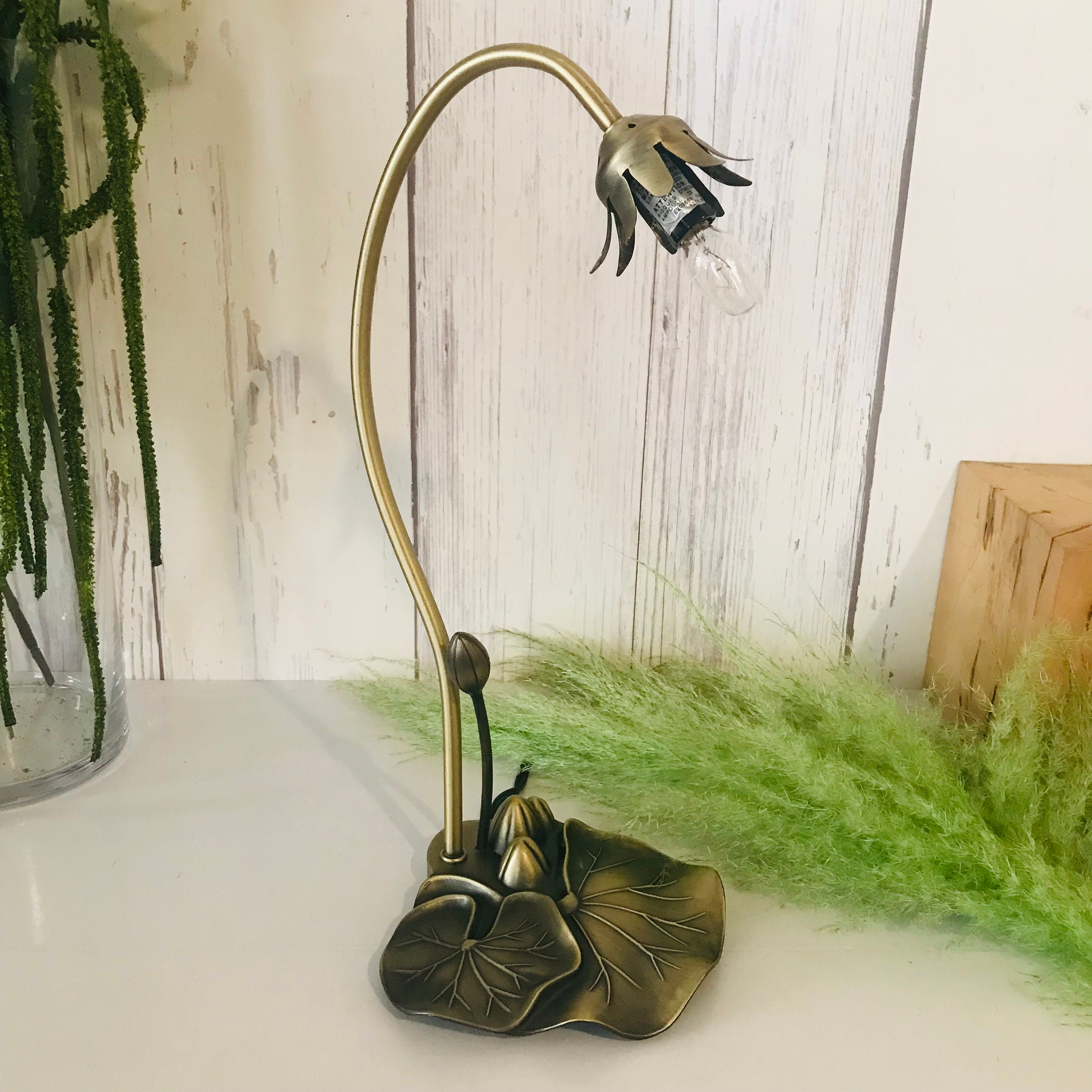 Vintage Lilly Pad Curved Arched Neck Lamp, Metal Accent Light, Tiffany ...