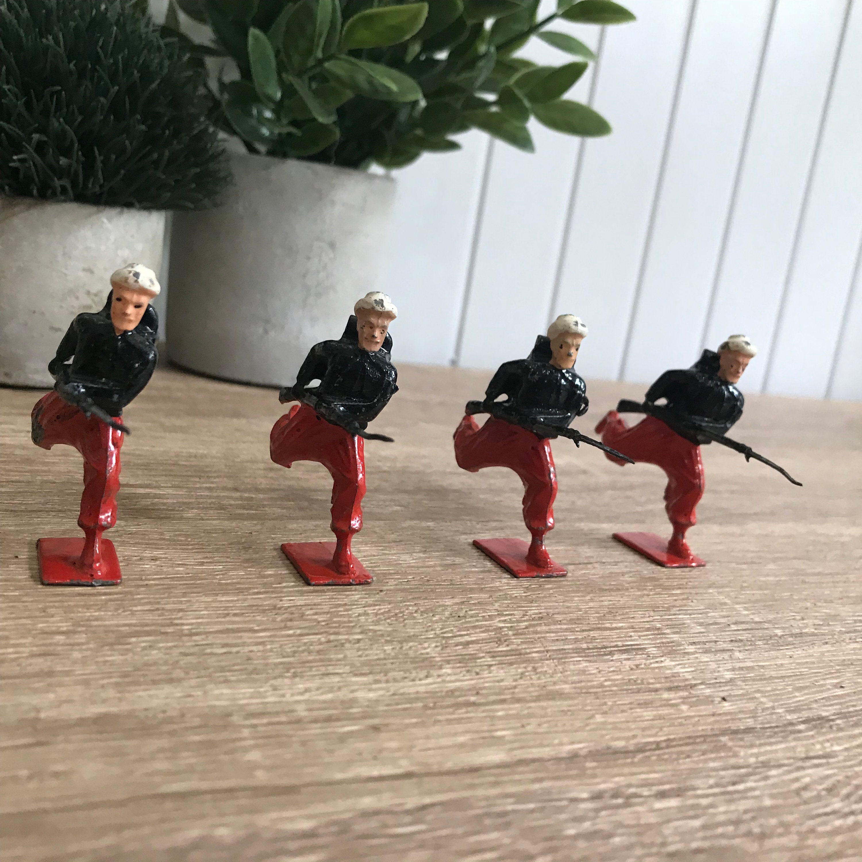 Vintage Lead Soldiers Toy, Persian Lead Soldiers Britains LTD ...