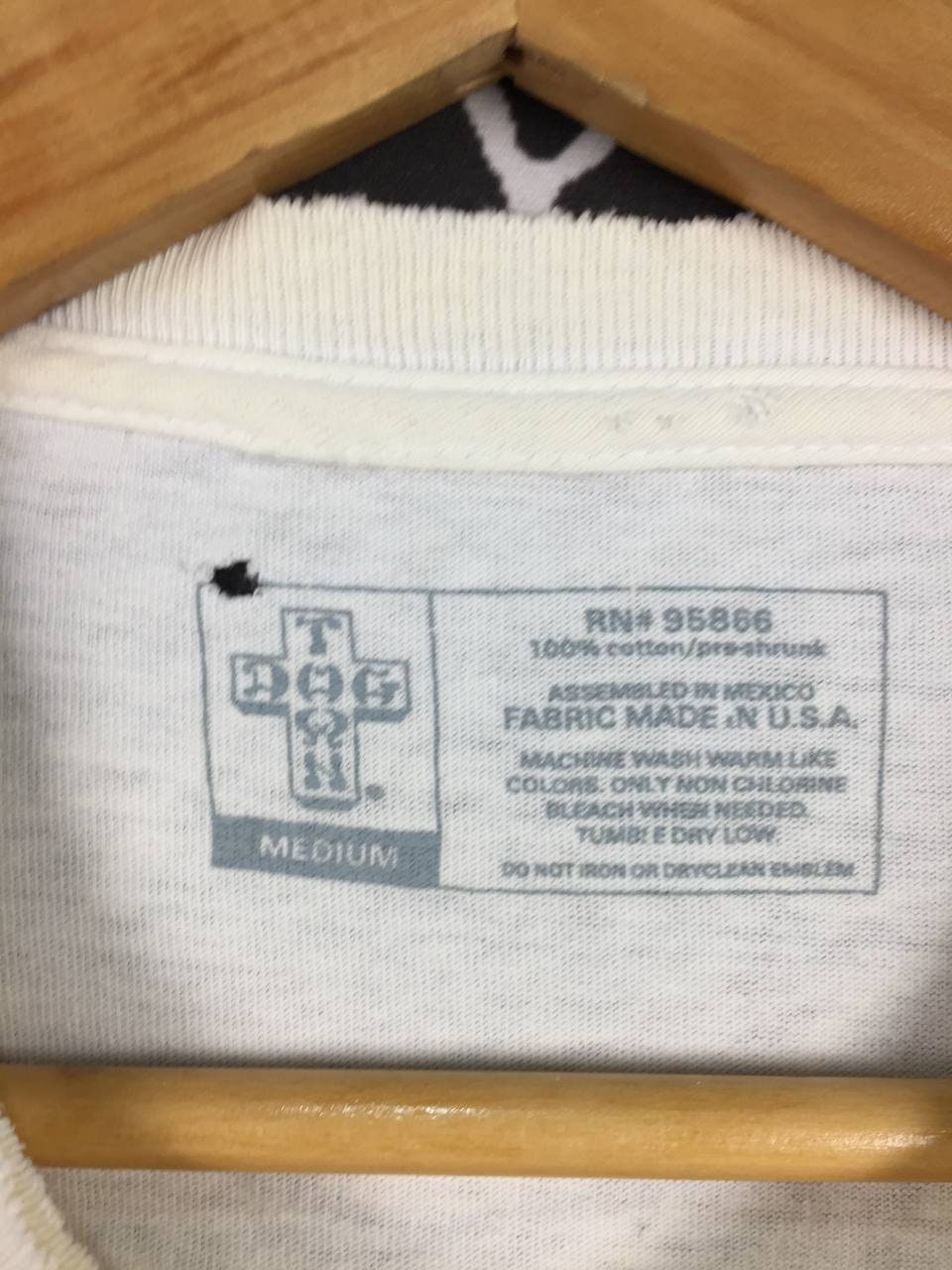 Distressed Dog Town Skateboards Logo Z-boys Tee / Hip Hop 90s / Skates ...