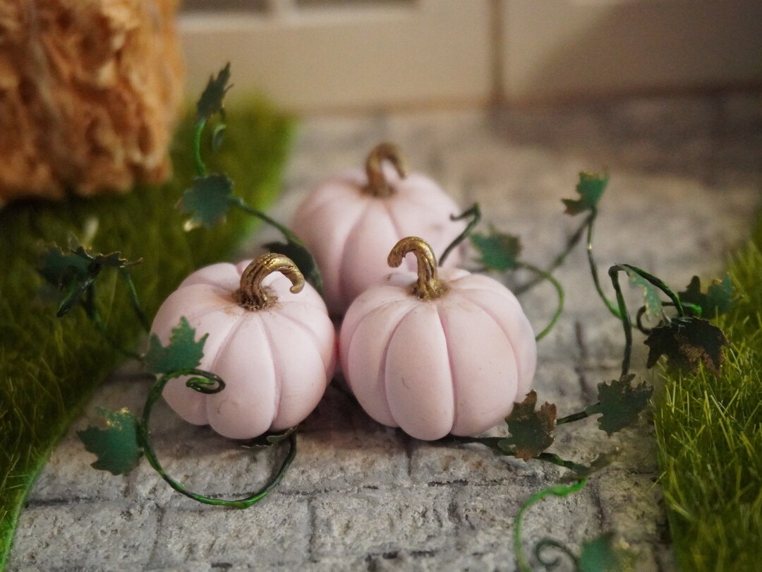 Miniature Fairy Tale Pumpkins With Vines 1:12 Scale Dollhouse Halloween ...