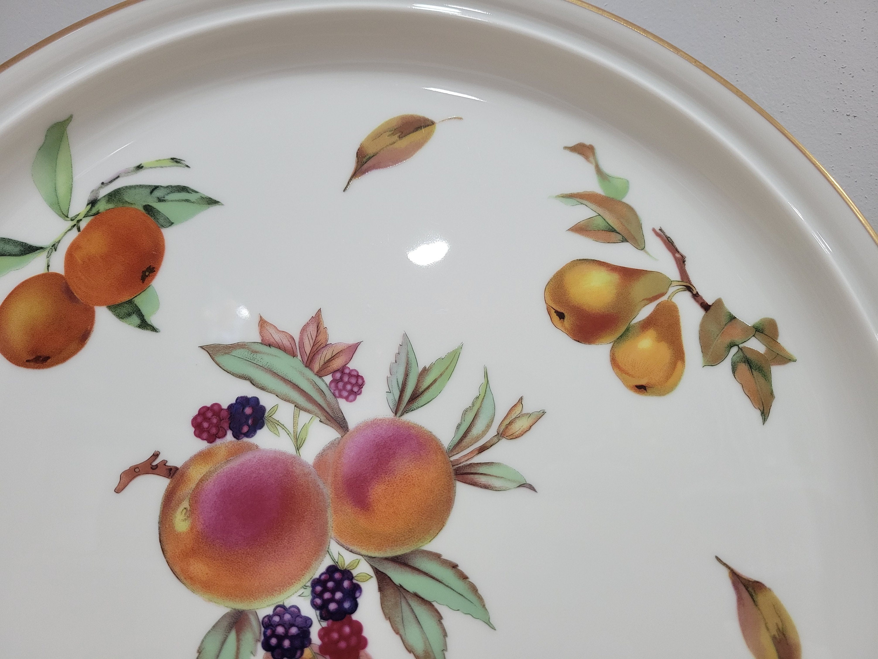 ROYAL WORCESTER Evesham Gold Mixed Fruit 13 Round Tray - Etsy