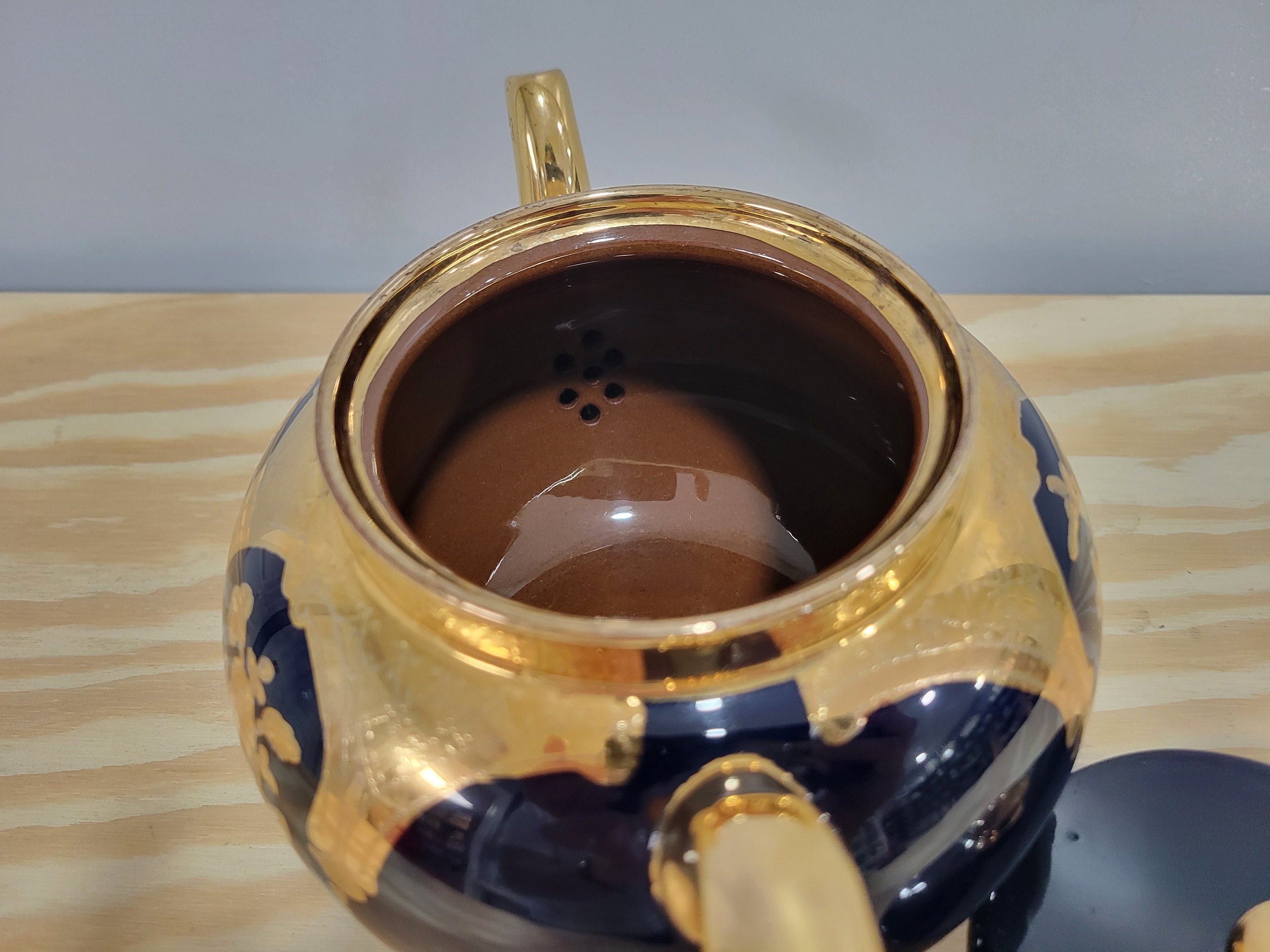 Gibson Staffordshire Cobalt Blue With Gold Moroccan Floral Motif Teapot ...