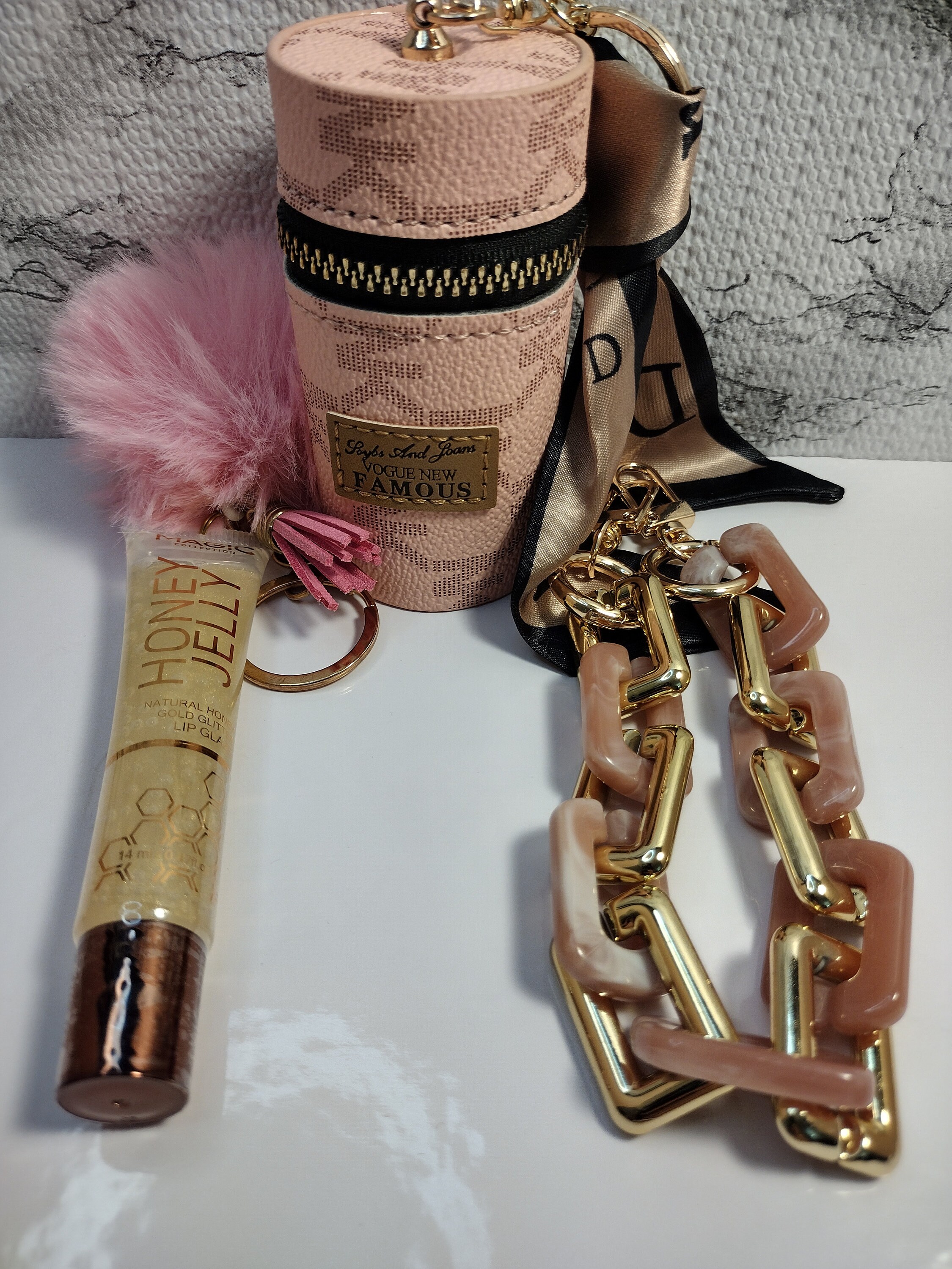 NEW Luxury Lipstick Holder Bucket Keychain fashion Beautiful Design ...