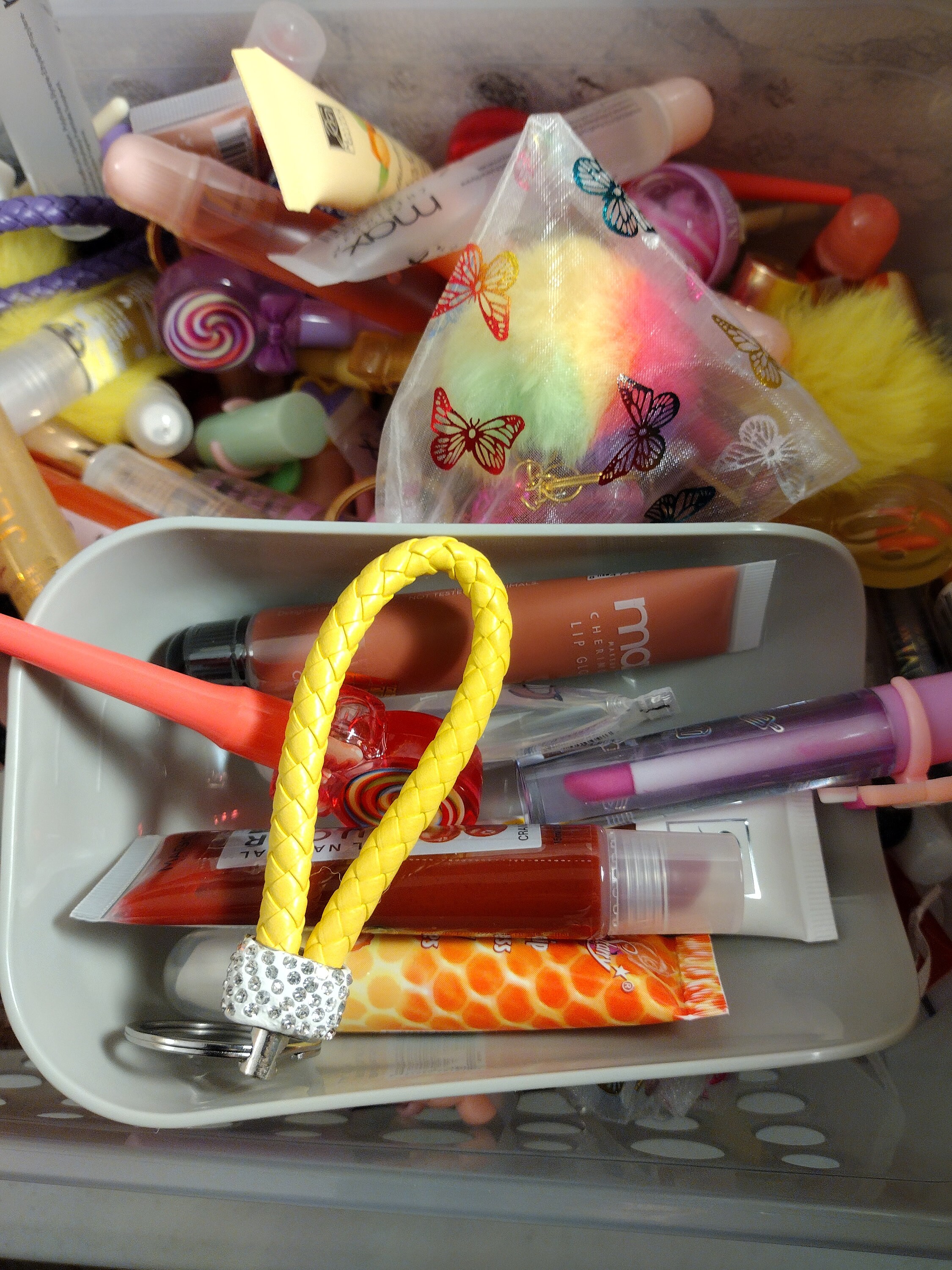 Mystery Lucky Lip Gloss Scoops Goodie Grab Bags Lip Gloss and Keychain ...