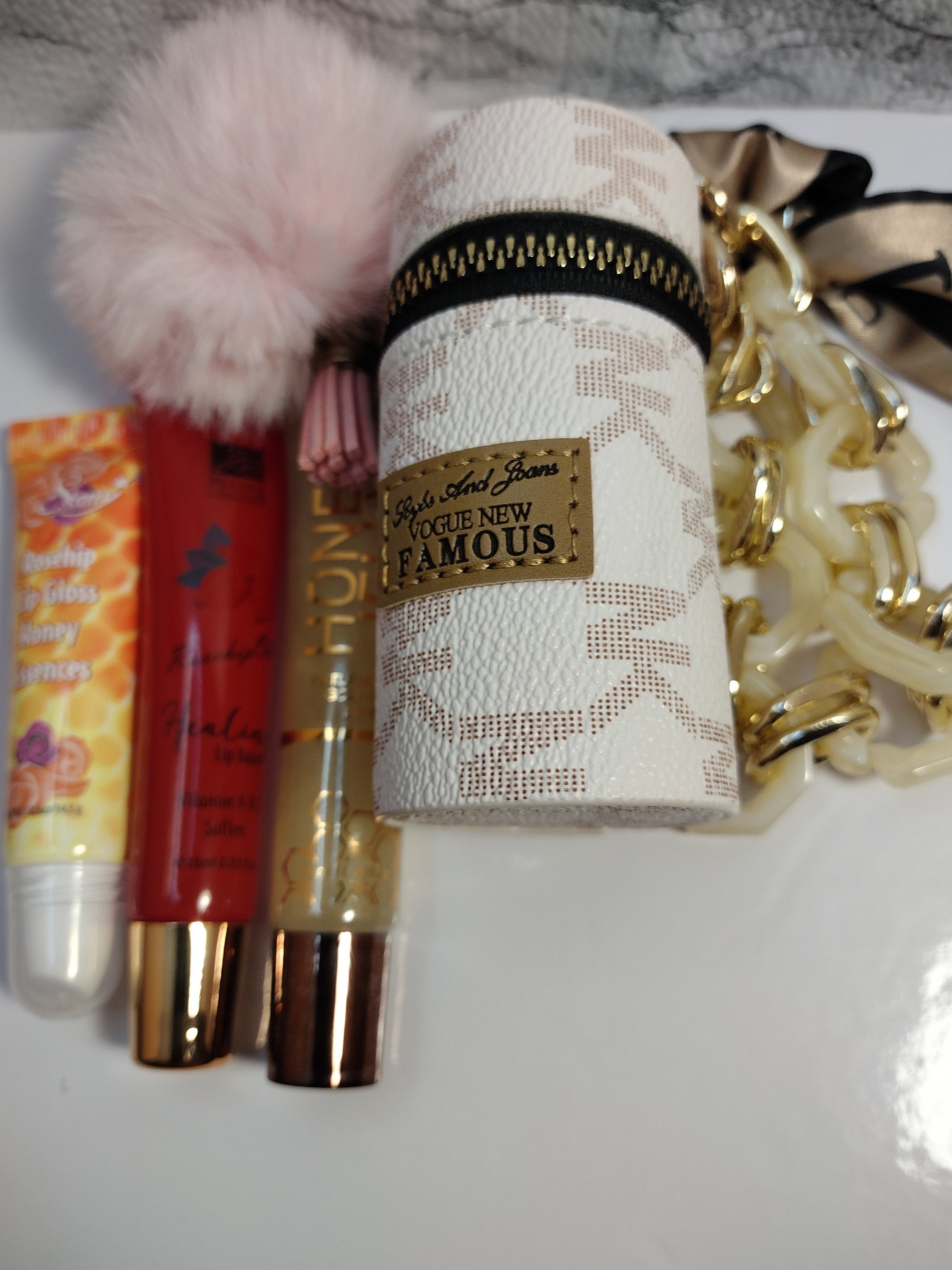 NEW Luxury Lipstick Holder Bucket Keychain fashion Beautiful Design ...