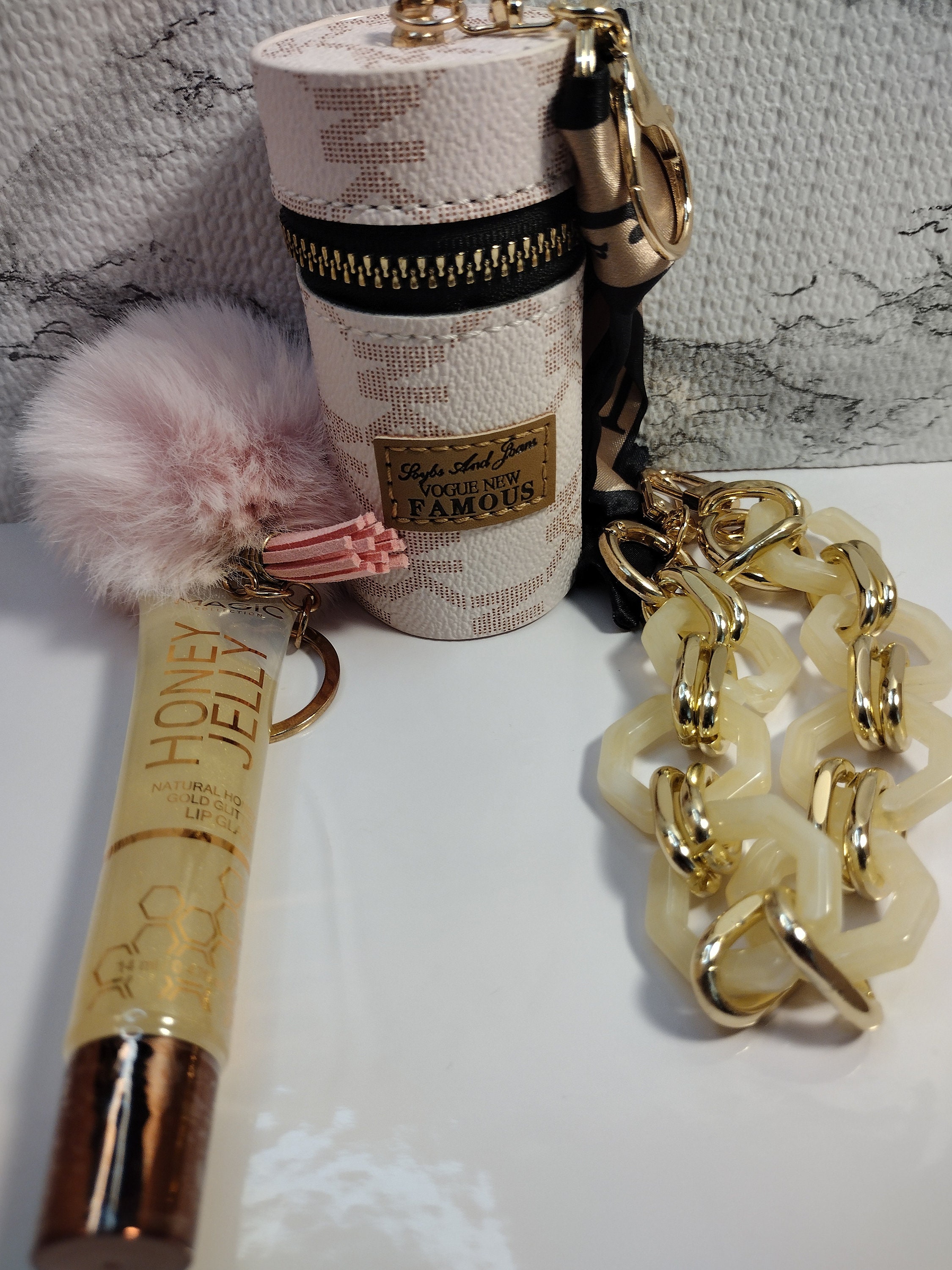 NEW Luxury Lipstick Holder Bucket Keychain fashion Beautiful Design ...