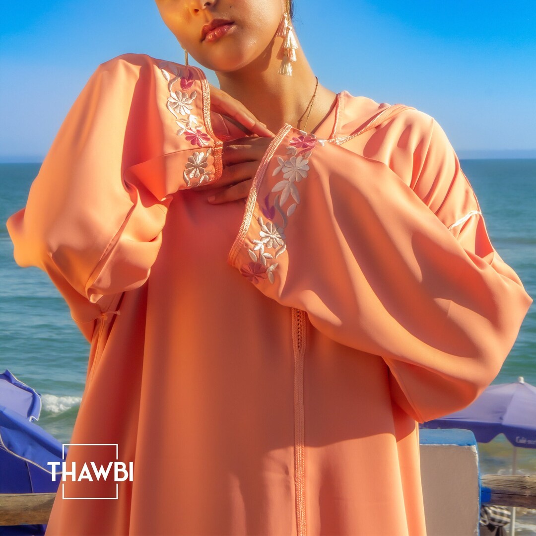 Élégant Caftan Fait Main Pour Femme - Robe Marocaine Vintage Faite Main ...