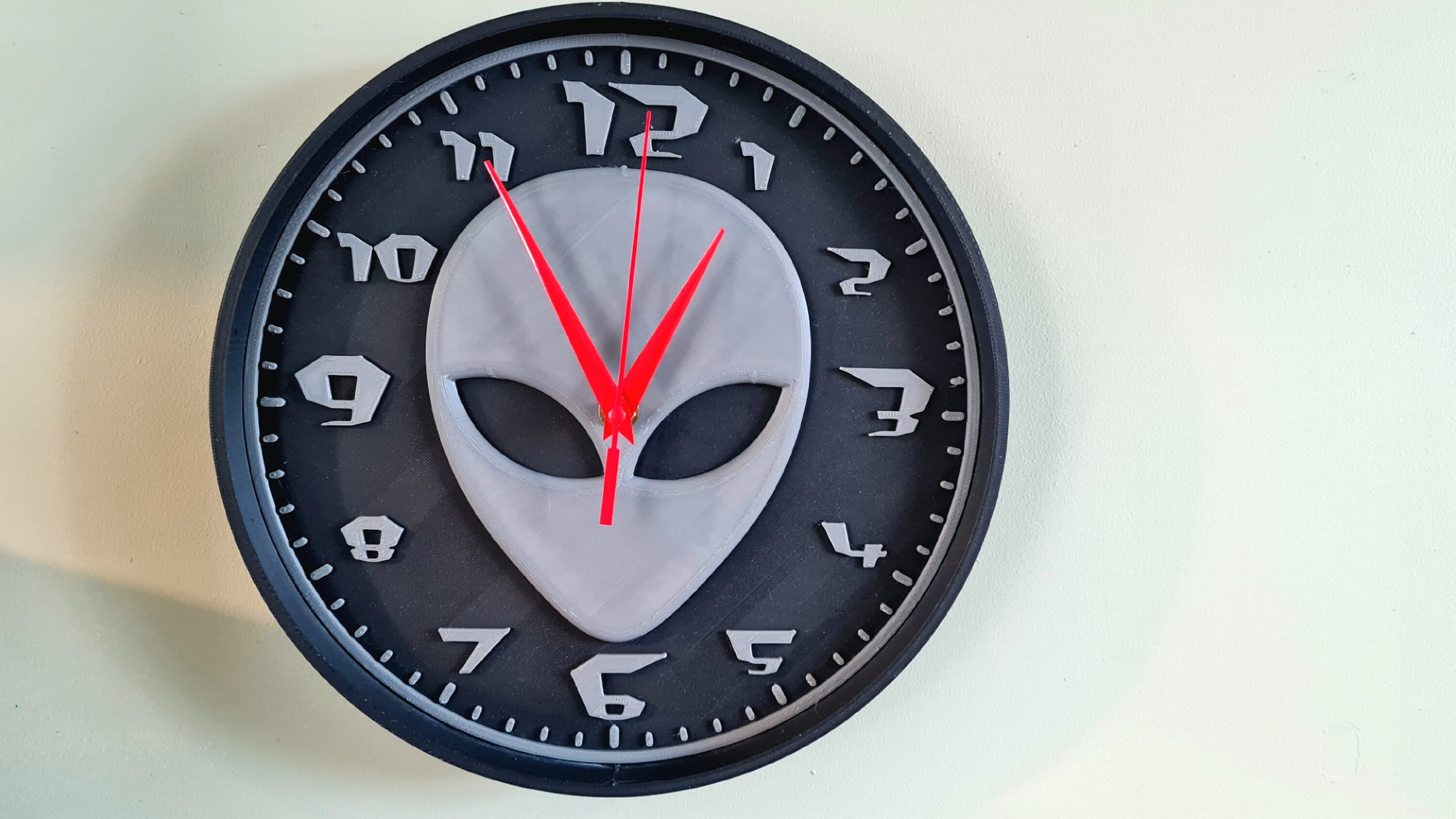 Grey Alien Head Wall Clock Dodge Designs 3D Print - Etsy