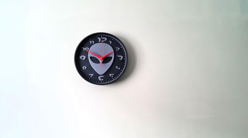 Grey Alien Head Wall Clock - Dodge Designs 3D Print - Etsy
