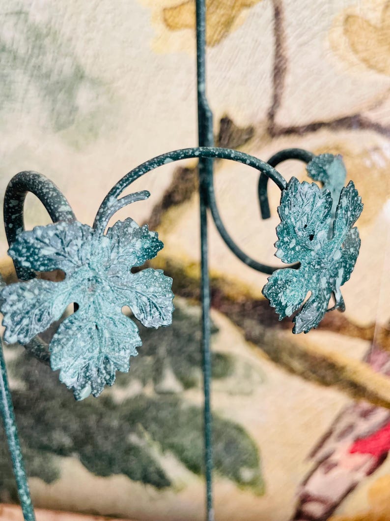 Chippy Plate Rack Green Hanging Art Book Bracket Ivy Leaf Detail - Etsy