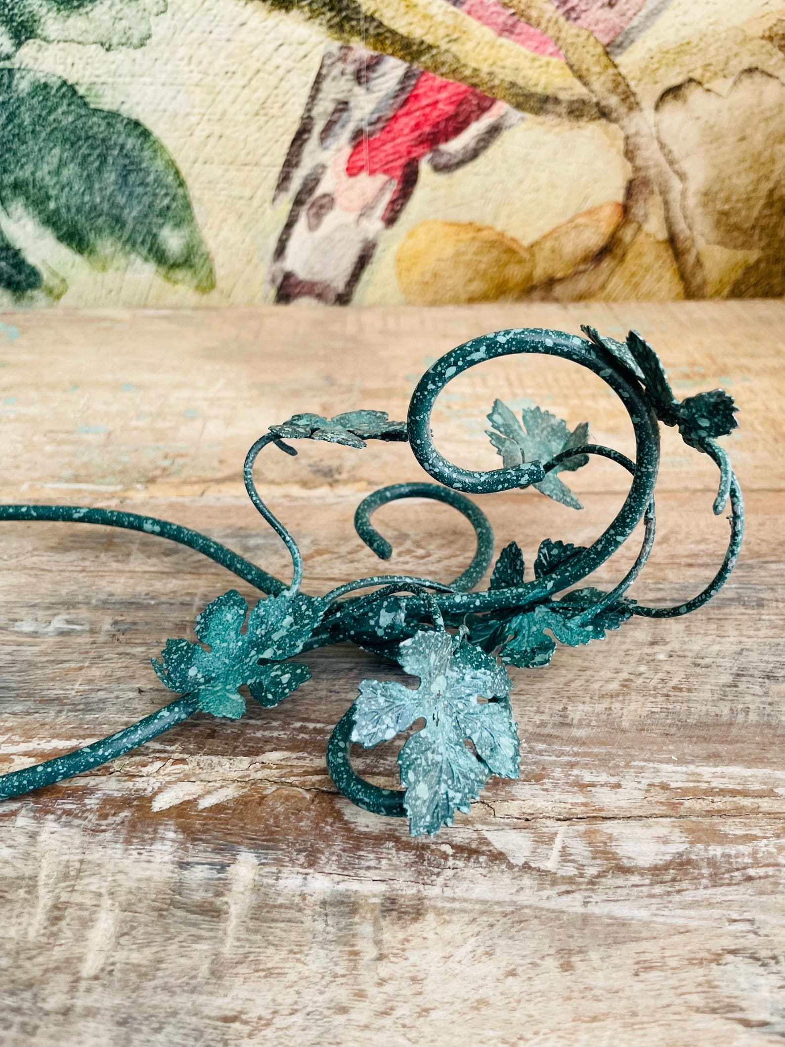Chippy Plate Rack Green Hanging Art Book Bracket Ivy Leaf Detail - Etsy