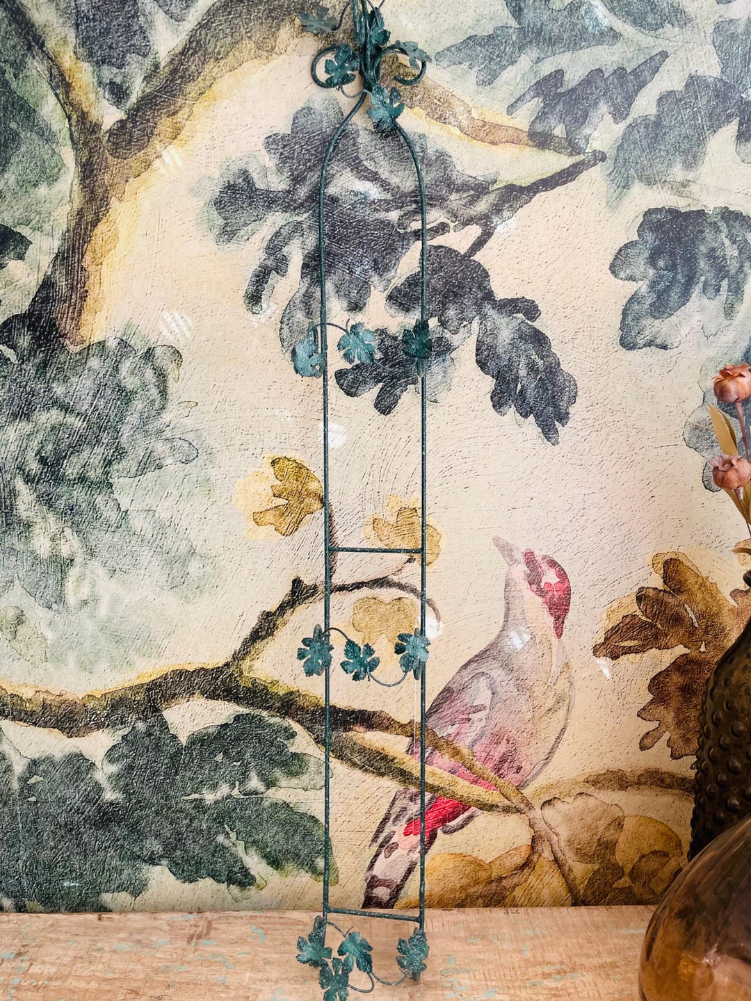 Chippy Plate Rack Green Hanging Art Book Bracket Ivy Leaf Detail - Etsy