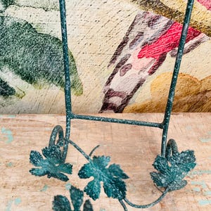 Chippy Plate Rack Green Hanging Art Book Bracket Ivy Leaf Detail - Etsy