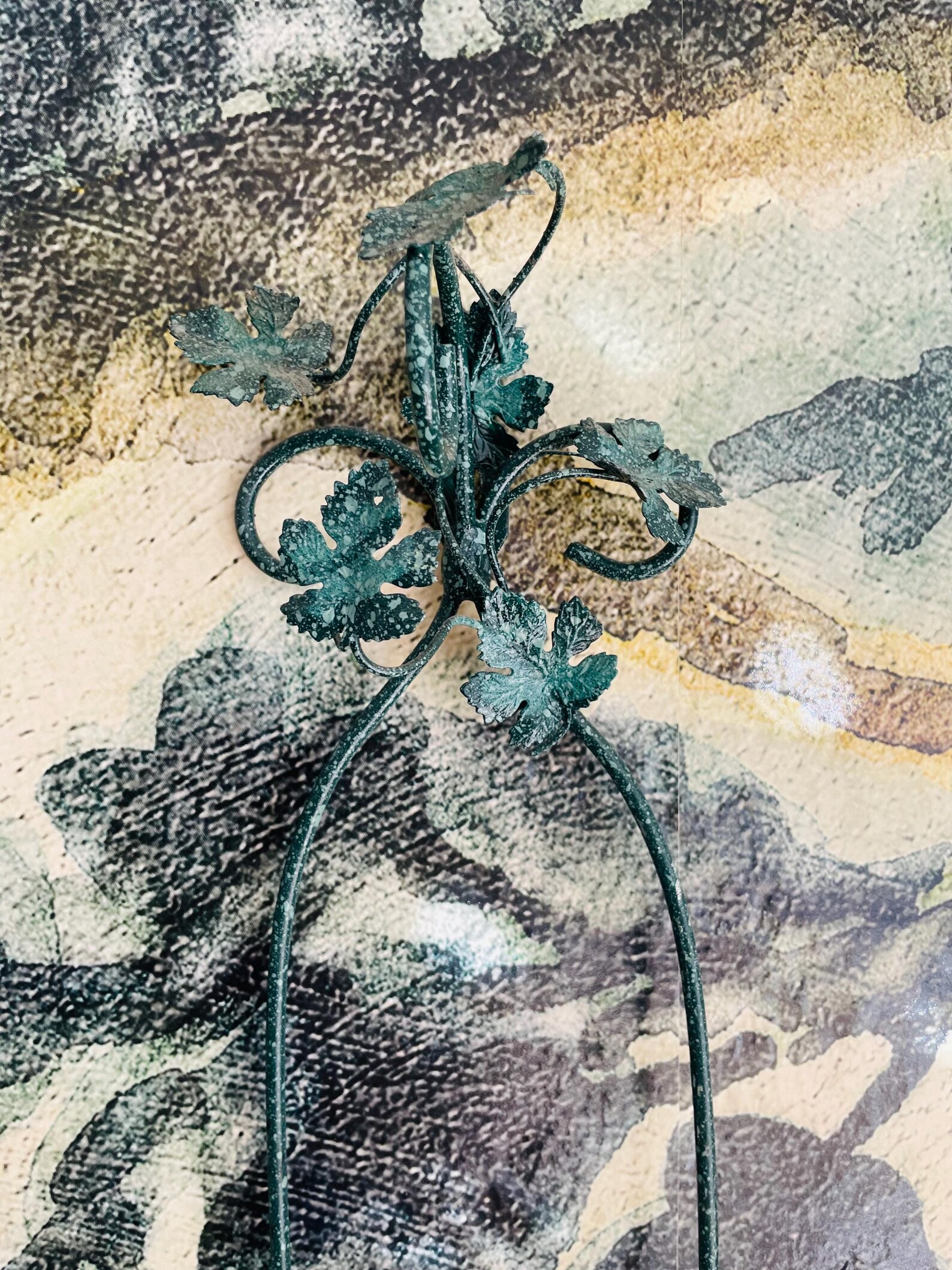 Chippy Plate Rack Green Hanging Art Book Bracket Ivy Leaf Detail - Etsy