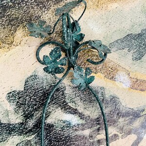 Chippy Plate Rack Green Hanging Art Book Bracket Ivy Leaf Detail - Etsy