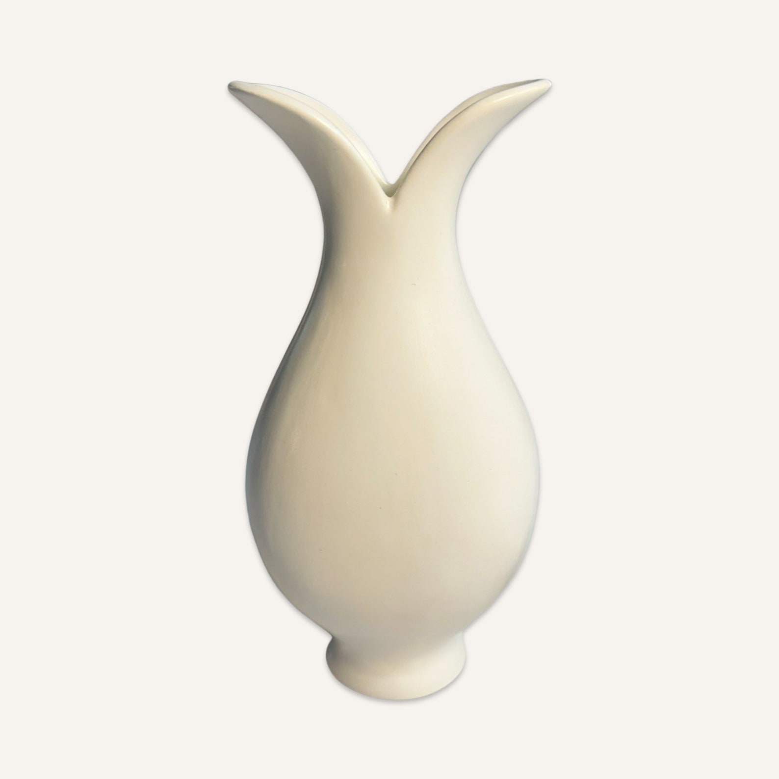 Eva Zeisel Organic Form Earthenware Vase in White Glaze - Etsy