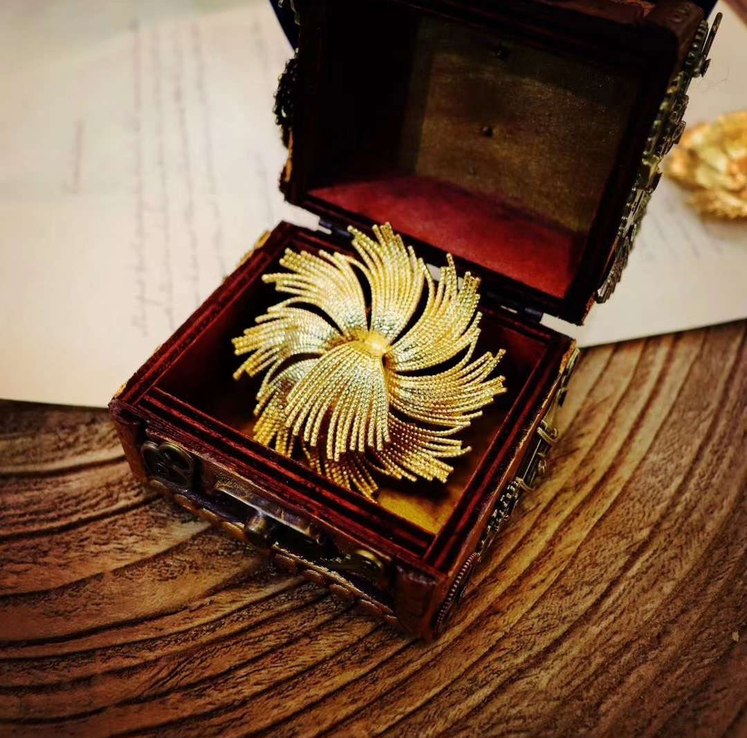 Vintage MONET Big Fireworks Brooch - Etsy