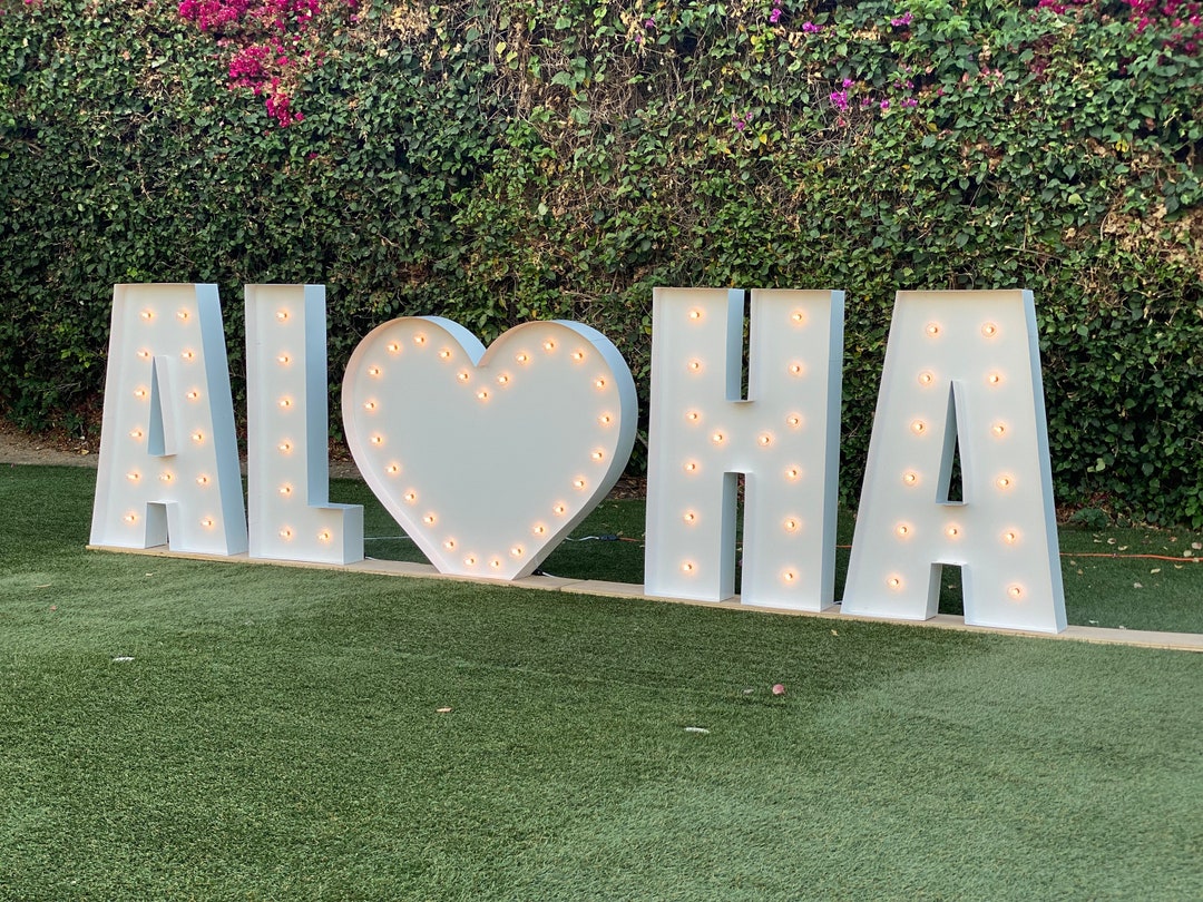 Giant 4ft Tall Marquee Heart Shape Symbol | Light up Marquee Heart Sign ...