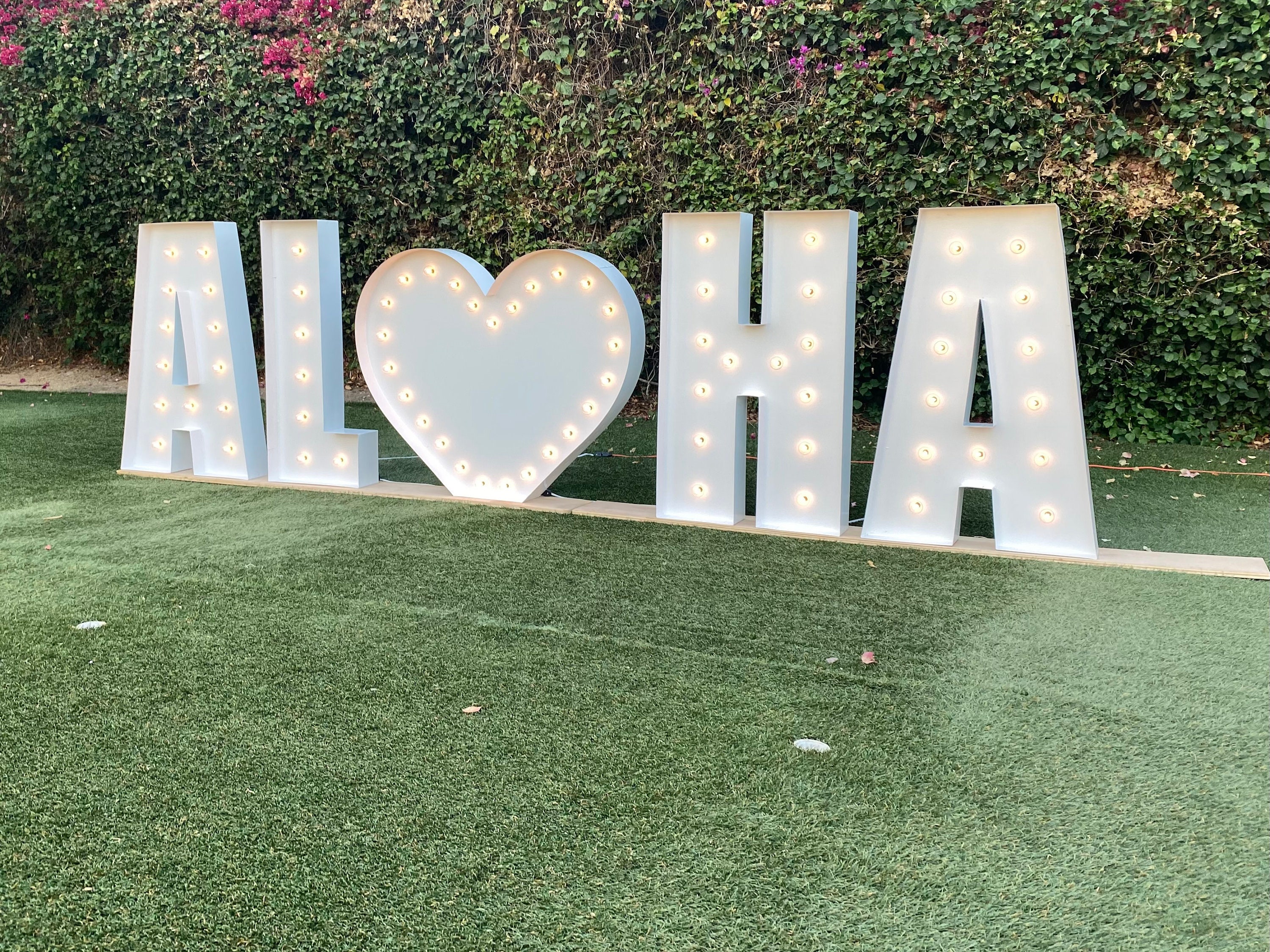 Giant 4ft Tall Marquee Heart Shape Symbol Light up Marquee Heart Sign ...