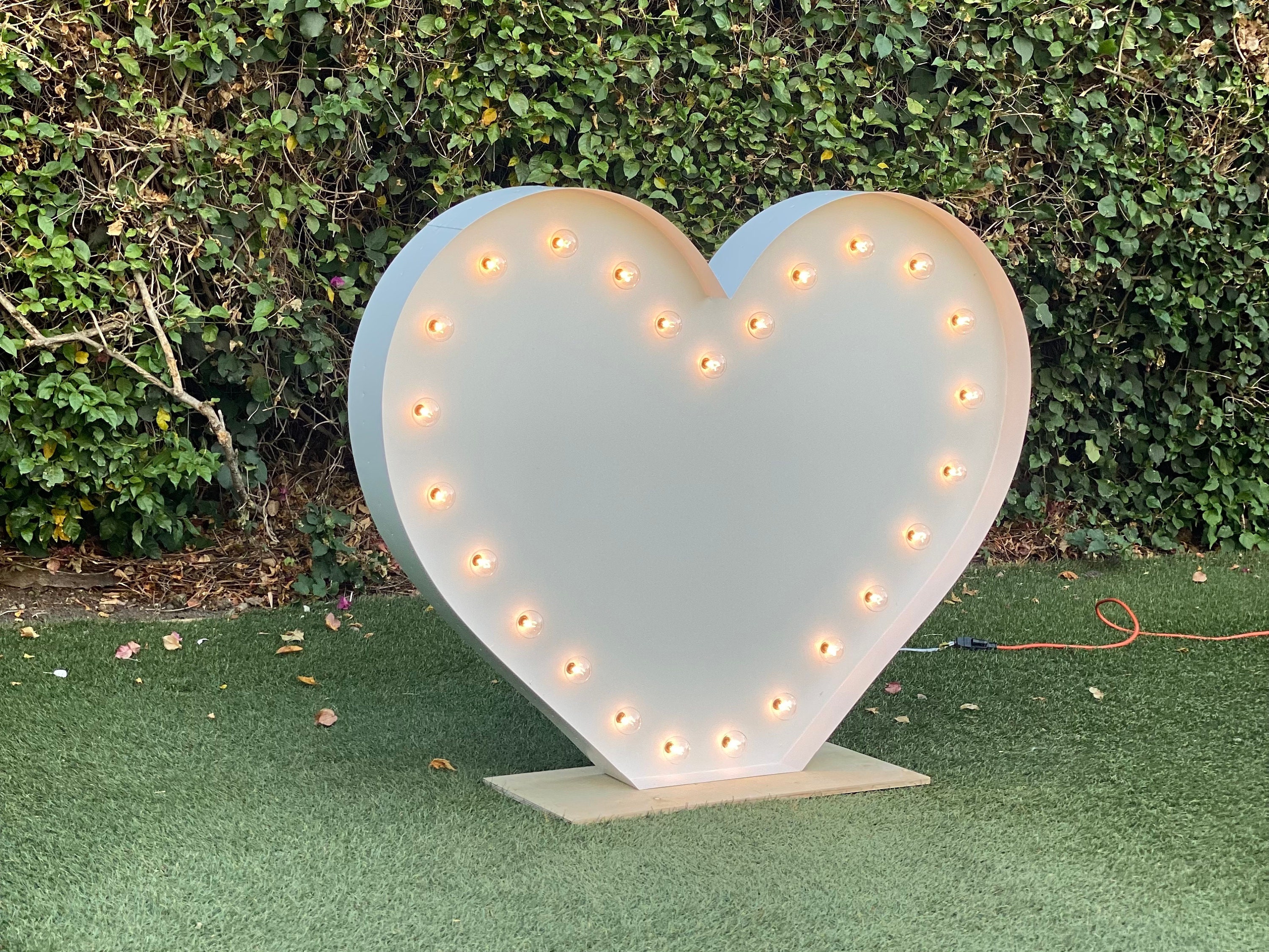 Giant 4ft Tall Marquee Heart Shape Symbol | Light up Marquee Heart Sign ...