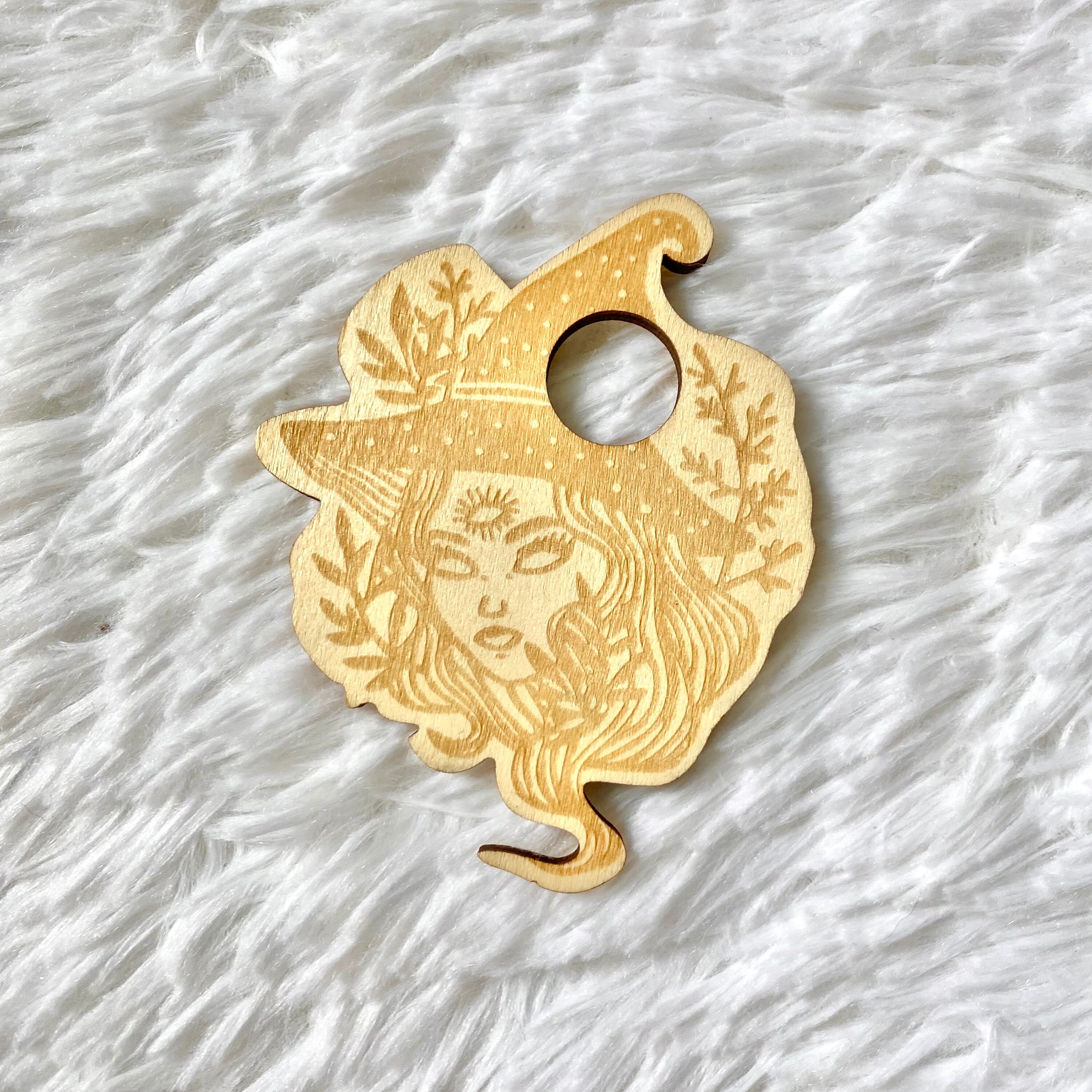 Wooden Sphere Stands With Black and White Design Hamsa Hand Witch Cat ...