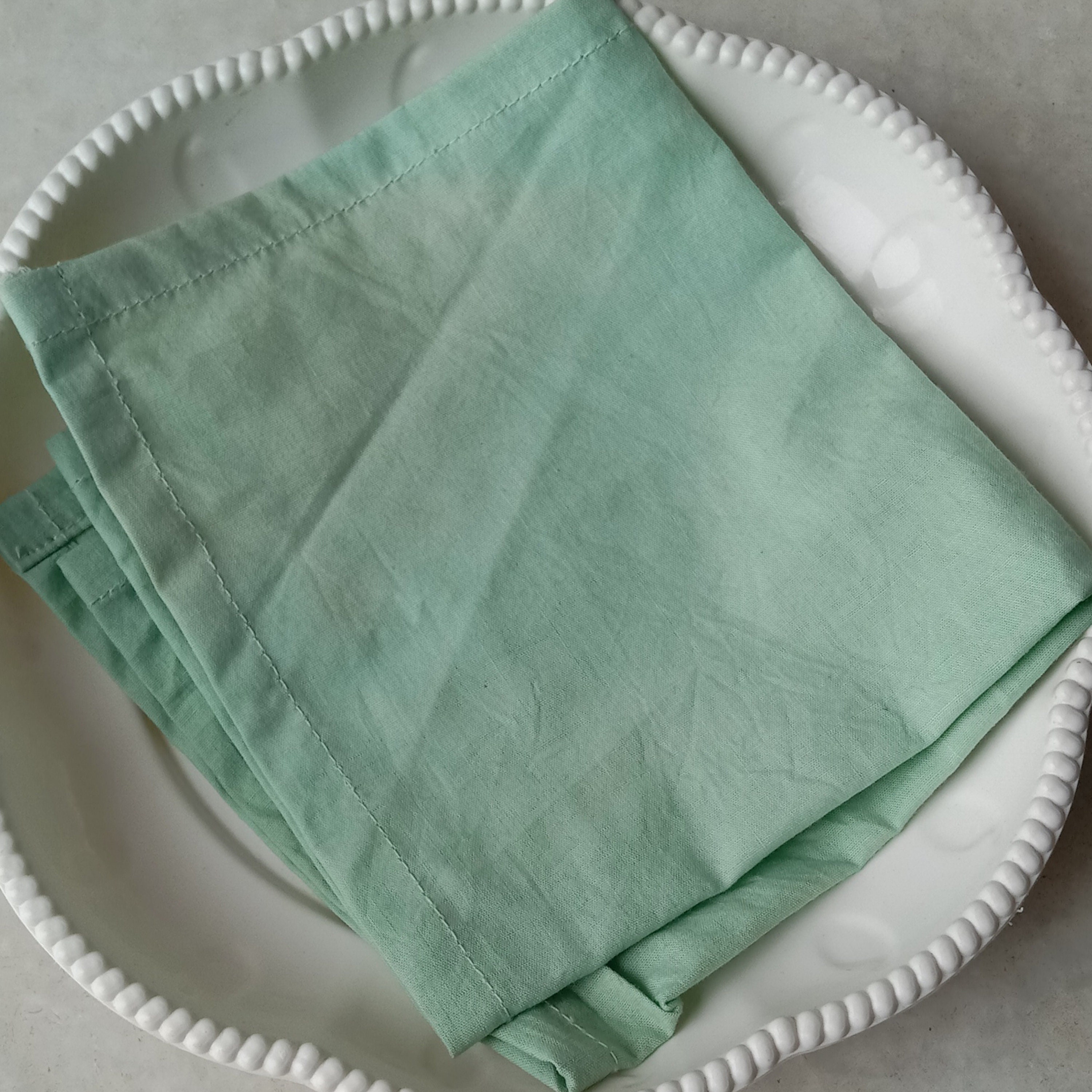 100 Pack Various Color Napkins for Everyday Dinner and Wedding Table ...