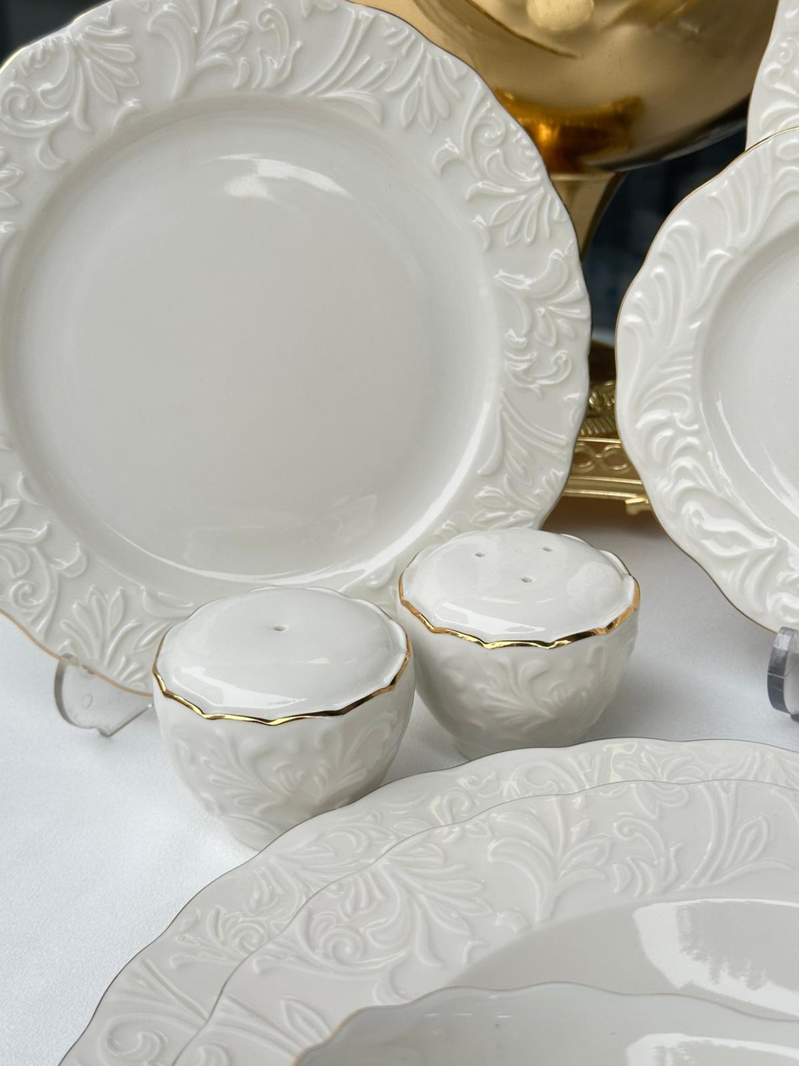 Elegant White Embossed Dinnerware Set | 6 Person 28 Pcs Porcelain ...