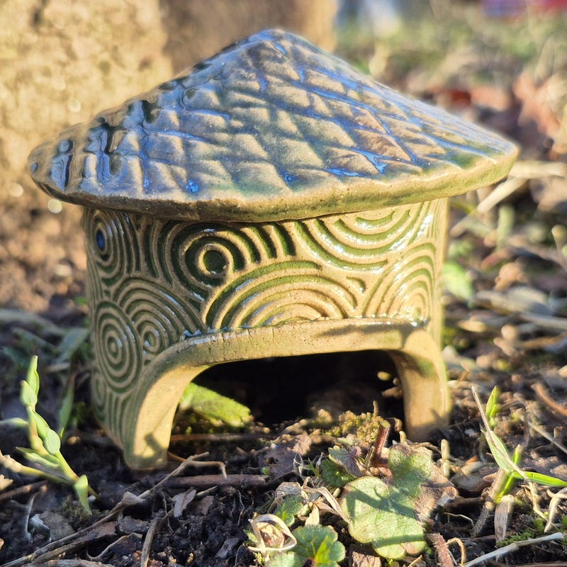 Toad House - Etsy