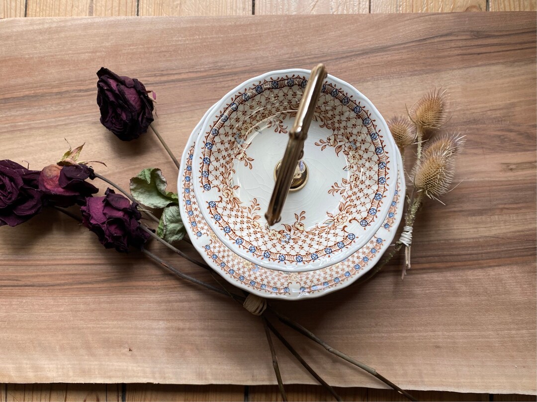 Royal Tudor Cake Stand by GRINDLEY OF STOKE Lattice Decor. - Etsy